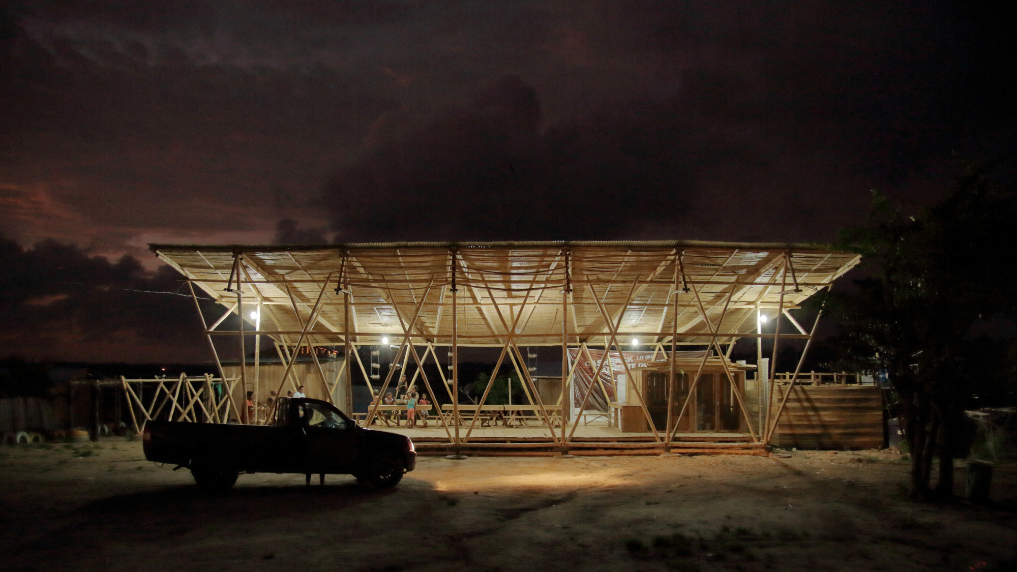 Galería de Casa comunal renacer de Chamanga / Actuemos Ecuador - 12