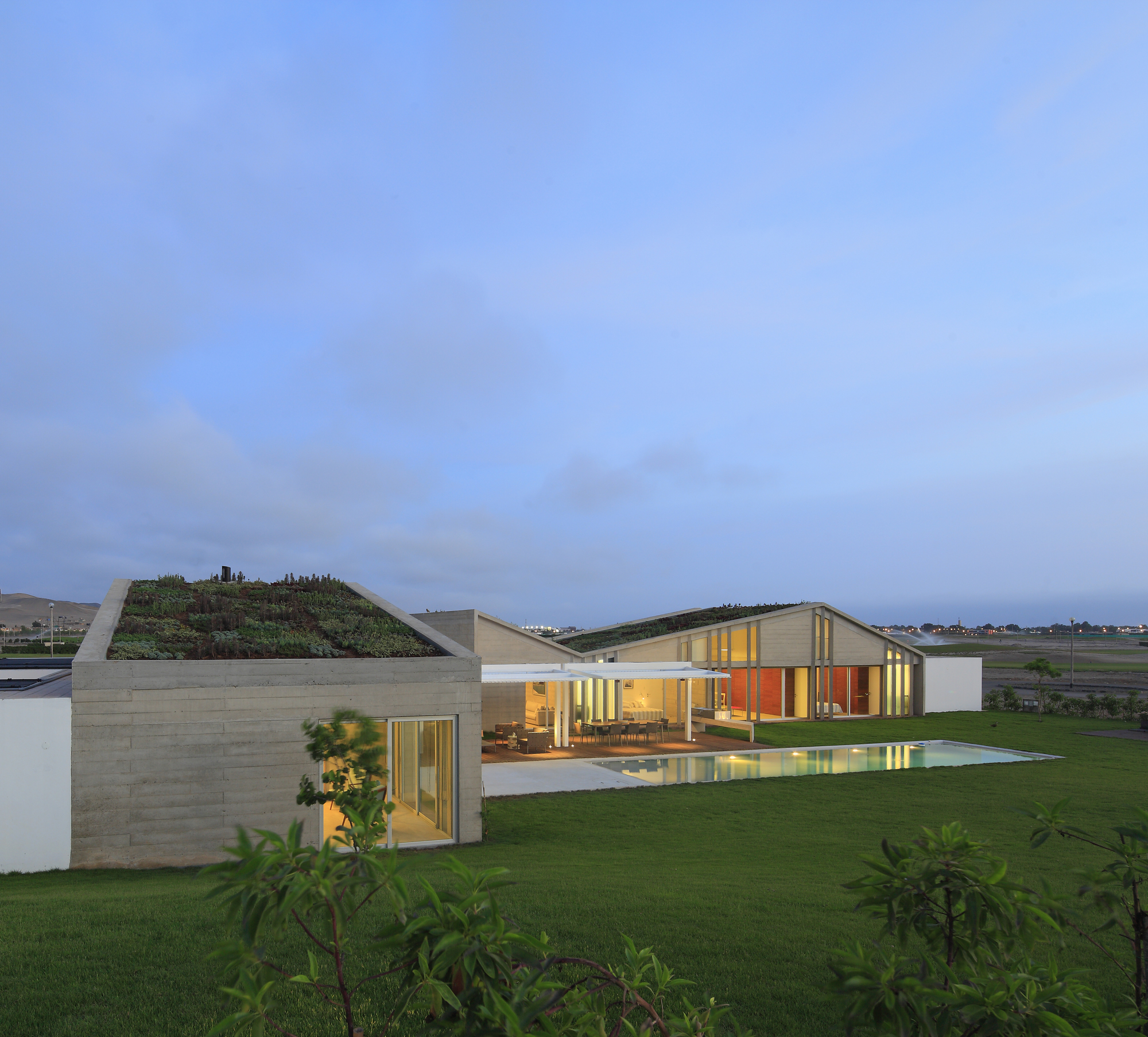 Gallery of MW House / Riofrio+Rodrigo - 6