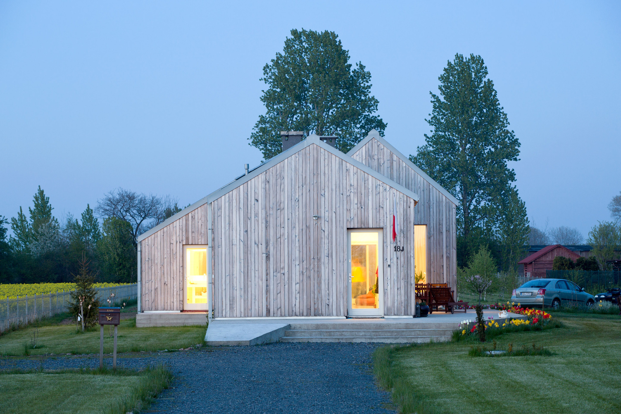 Gallery of Field House / Blank Architects - 15