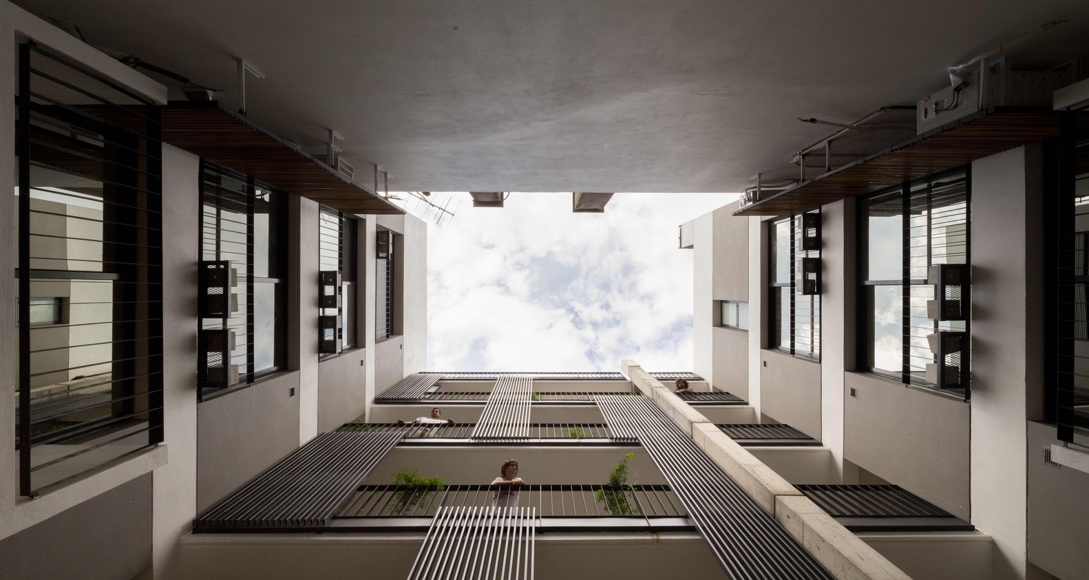 Galería de Edificio MZ3268 / Cubero Rubio - 12