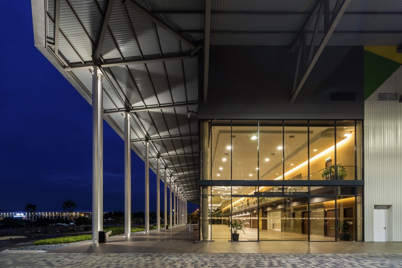 Gallery of Setia City Convention Centre 2 / Archicentre - 14