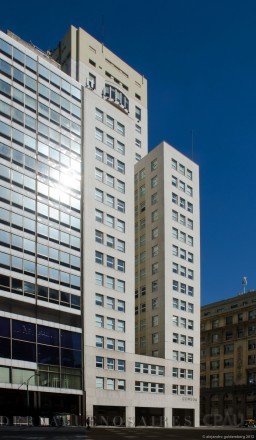 Galería de Clásicos de Arquitectura: Edificio Comega / Douillet, Joselevich y Stein - 5