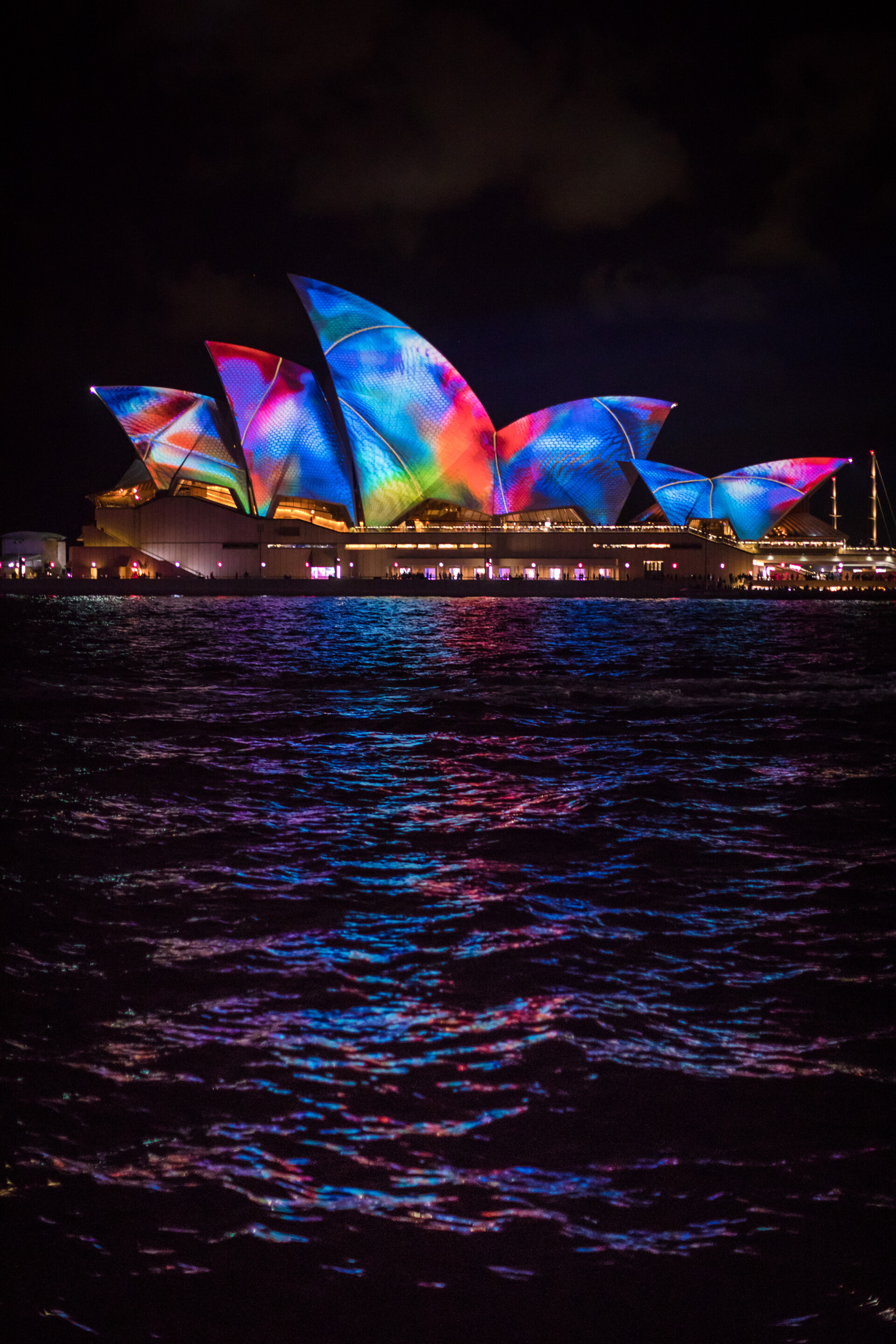 Gallery of The Sydney Opera House Comes to Life (Literally) With Vivid ...