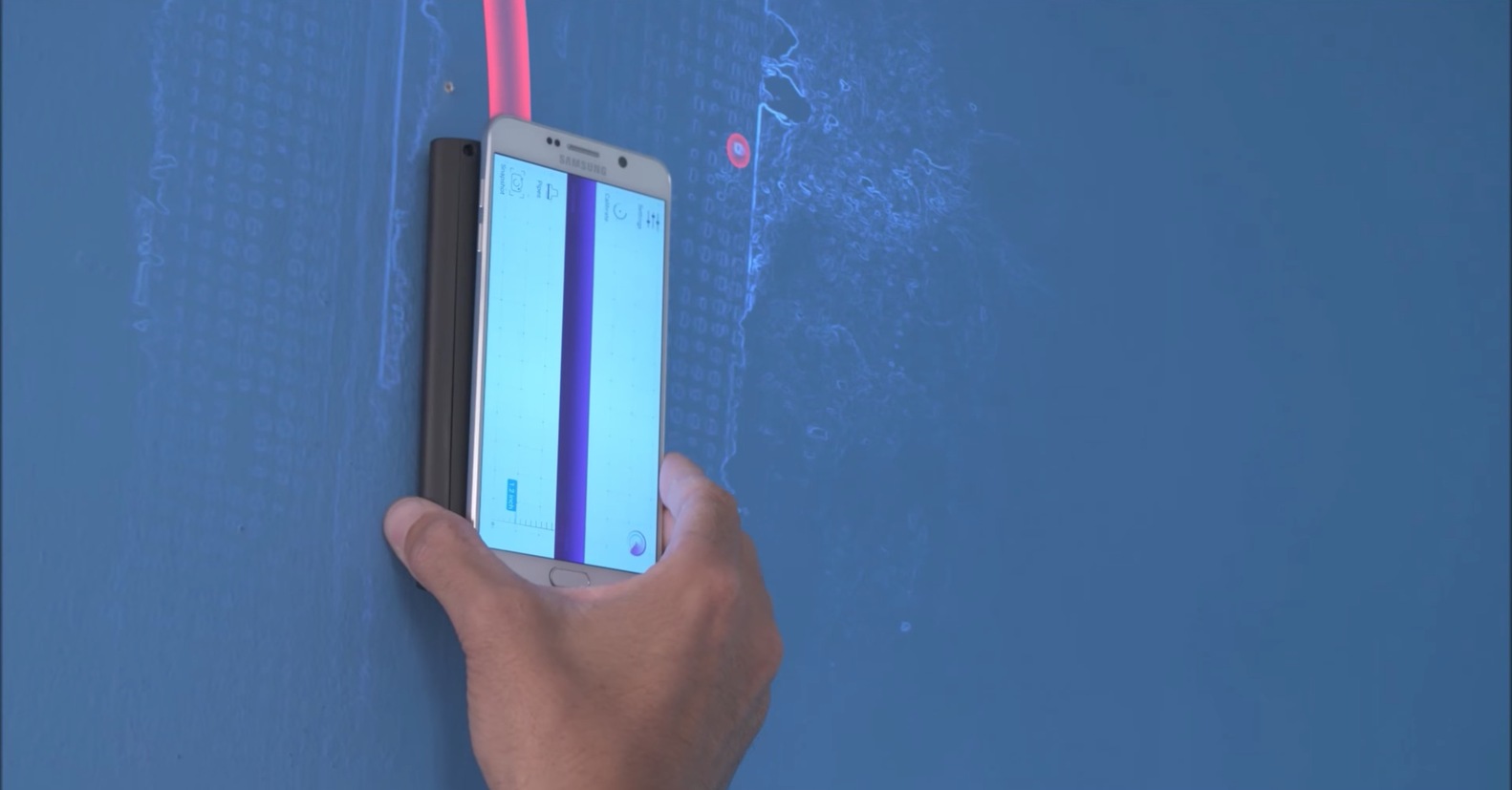 Gallery of This Device Attaches to Your Smartphone to Let You See ...