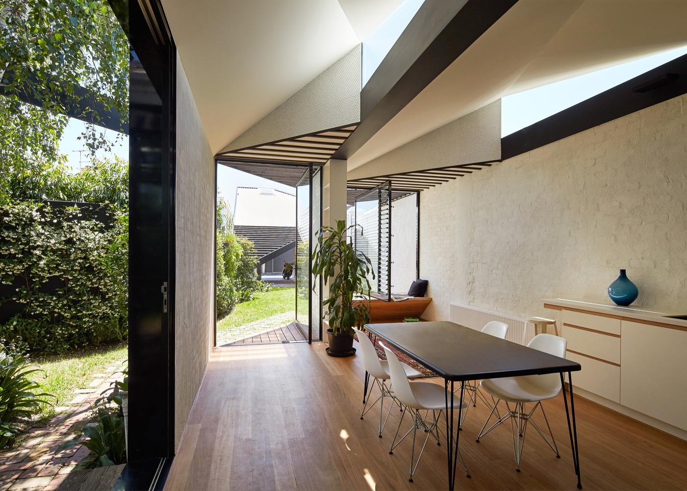 Galeria de A luz zenital como solução de iluminação natural em 16 ...