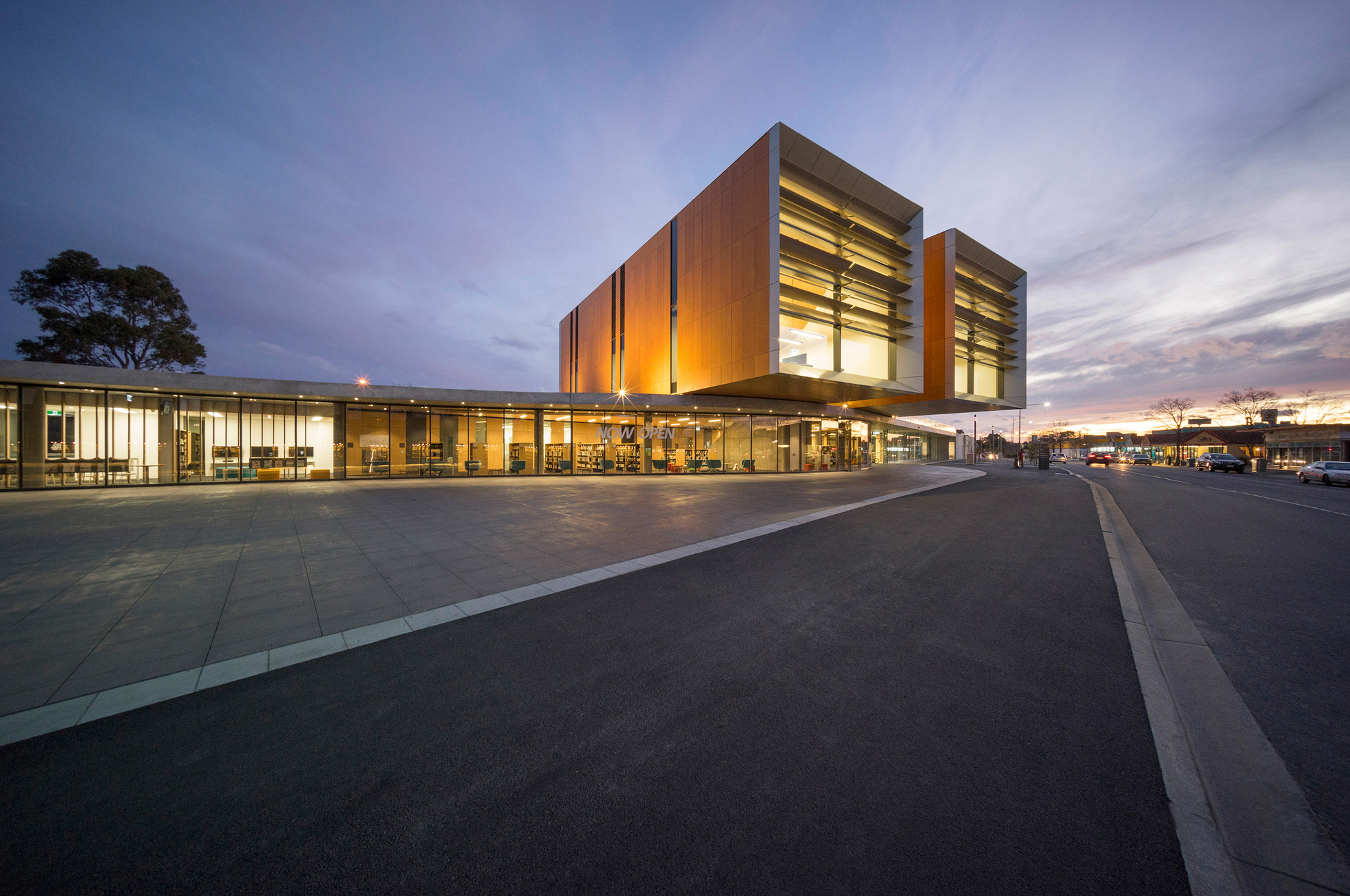 Gallery of Frank Bartlett Memorial Library and Moe Service Centre ...