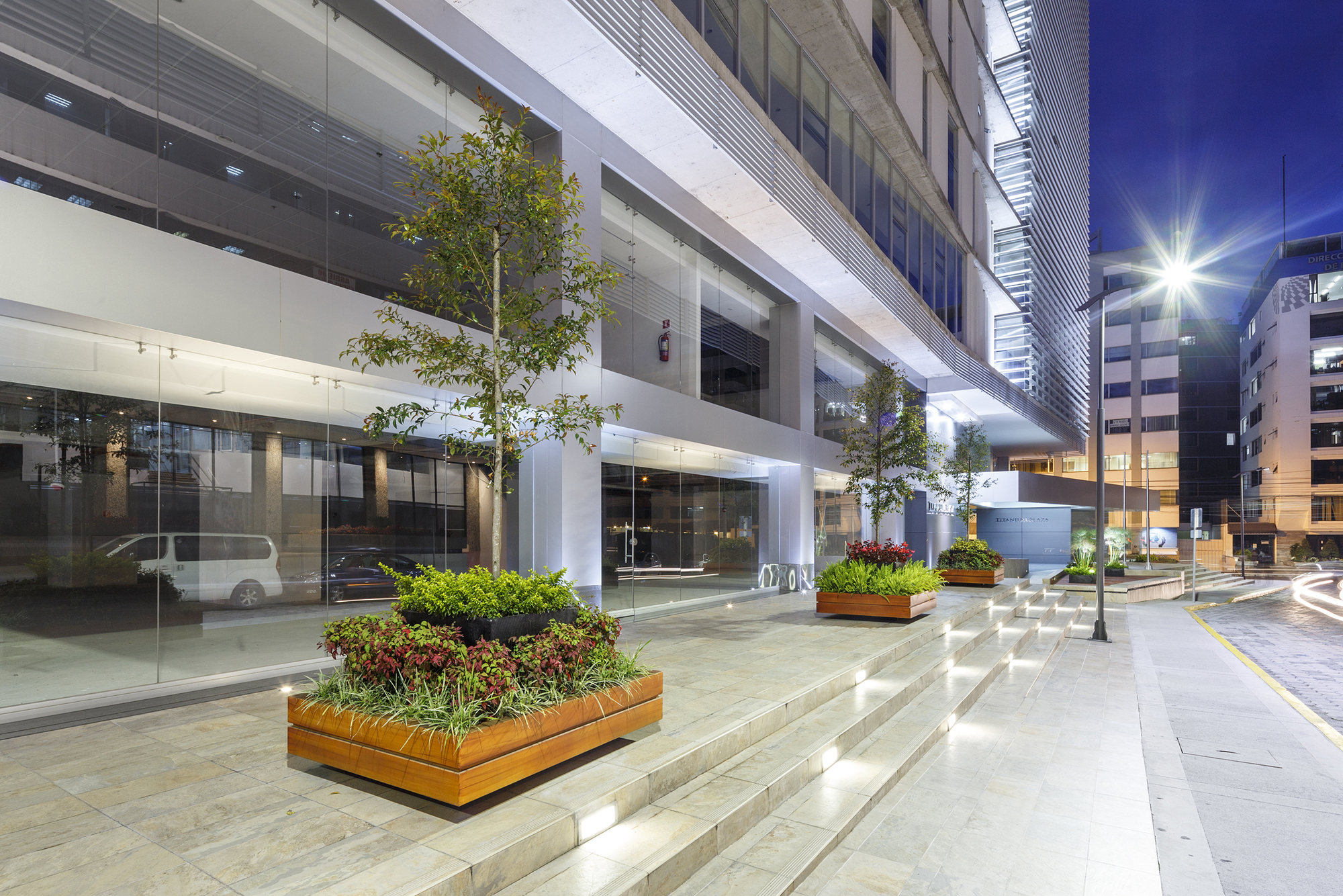 Galería de Titanium Plaza / RVC Arquitectos - 15
