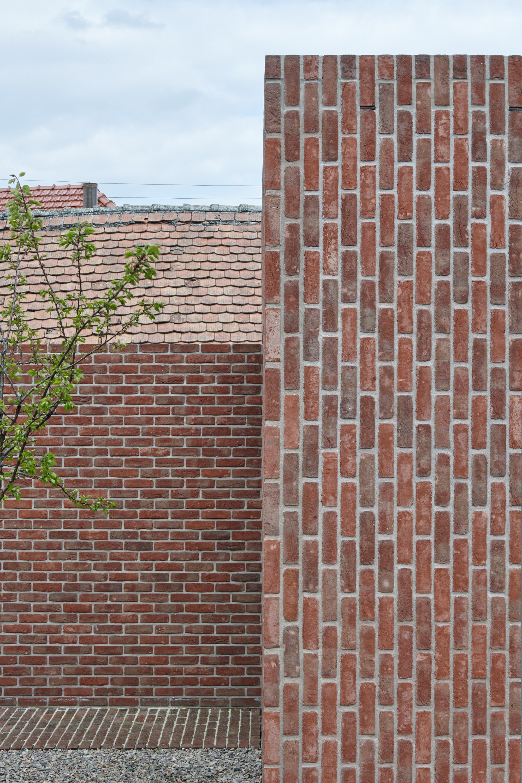 Gallery of Brick House in Brick Garden / Jan Proksa - 2
