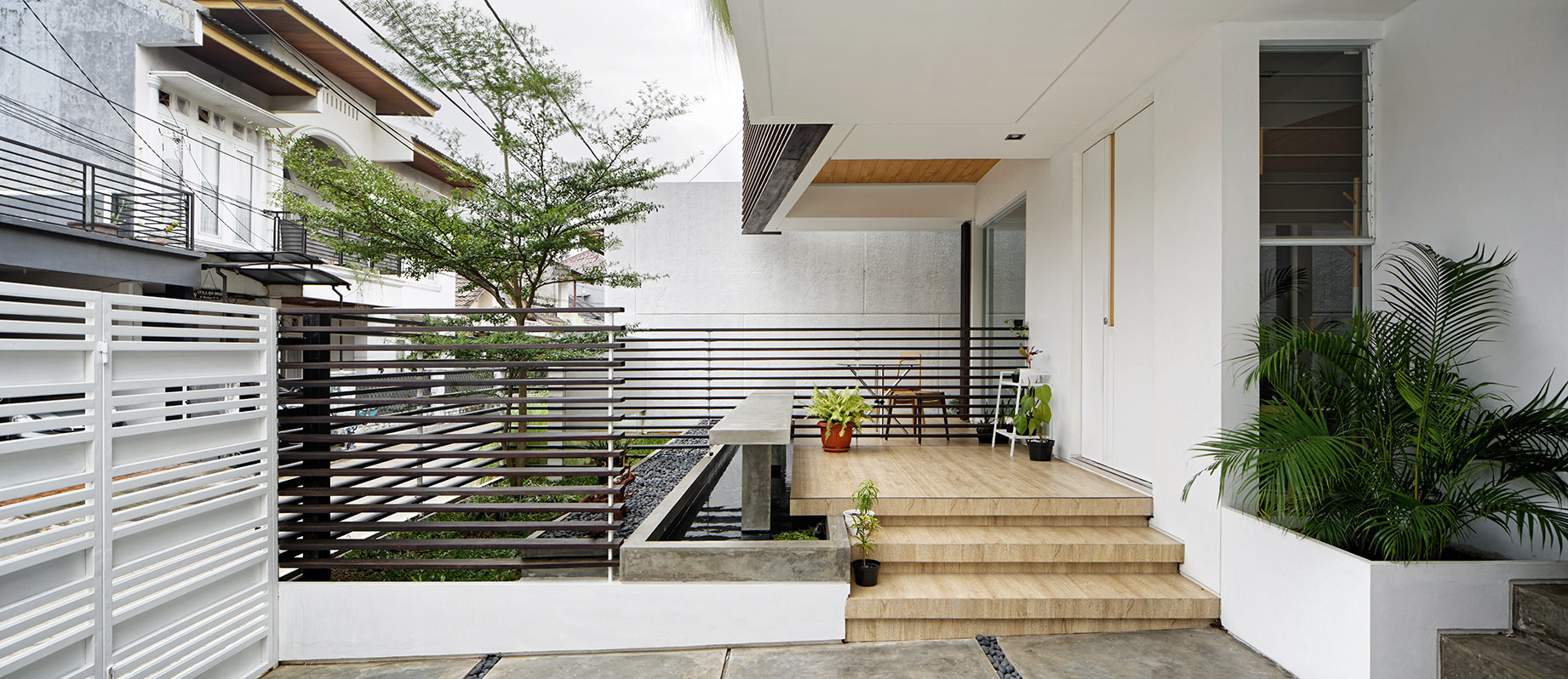 Gallery of Inset House / DELUTION - 32