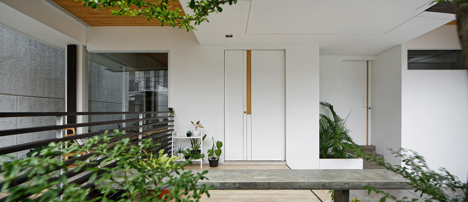 Gallery of Inset House / DELUTION - 11