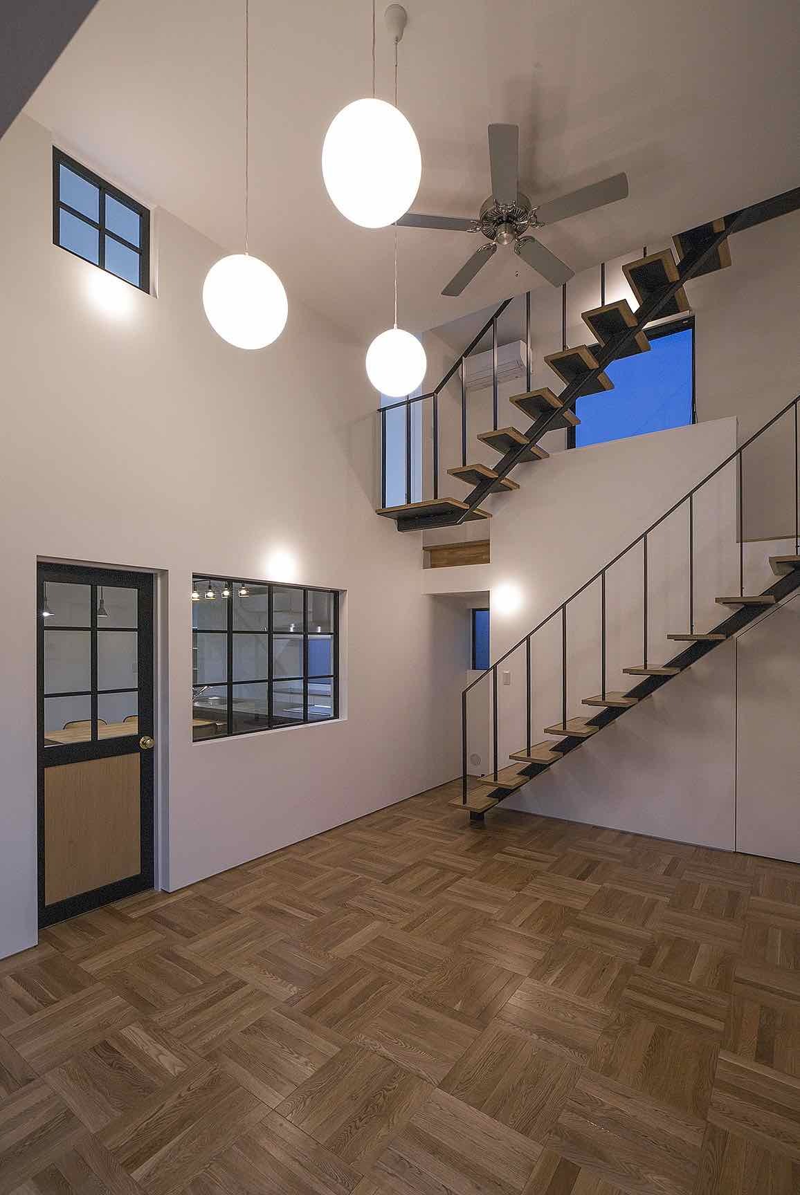 Gallery of Around / studioLOOP - 12