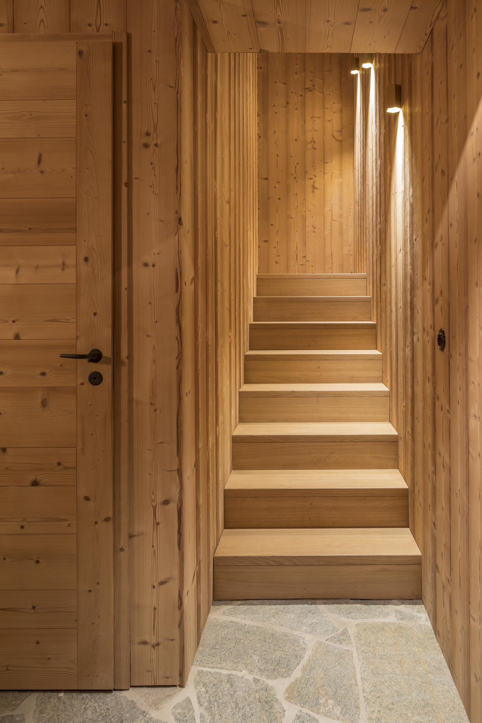 Gallery of Mountain House / Studio Razavi architecture - 48