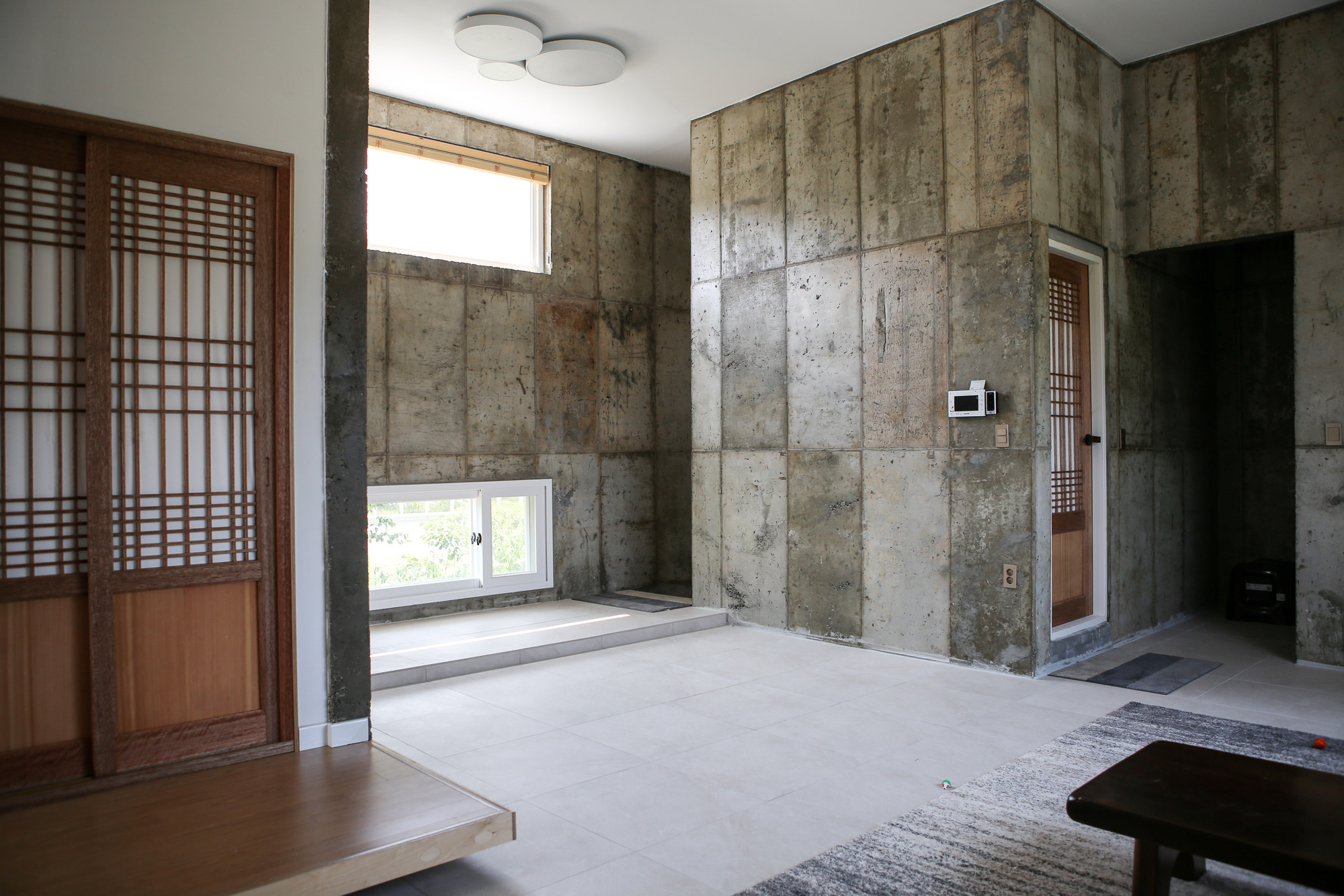 画廊 建筑师与陶瓷艺术家自由灵魂的碰撞：Gwang-Gyeong-Won 住宅 / Kang-il Lim + Eunmi Kim - 23