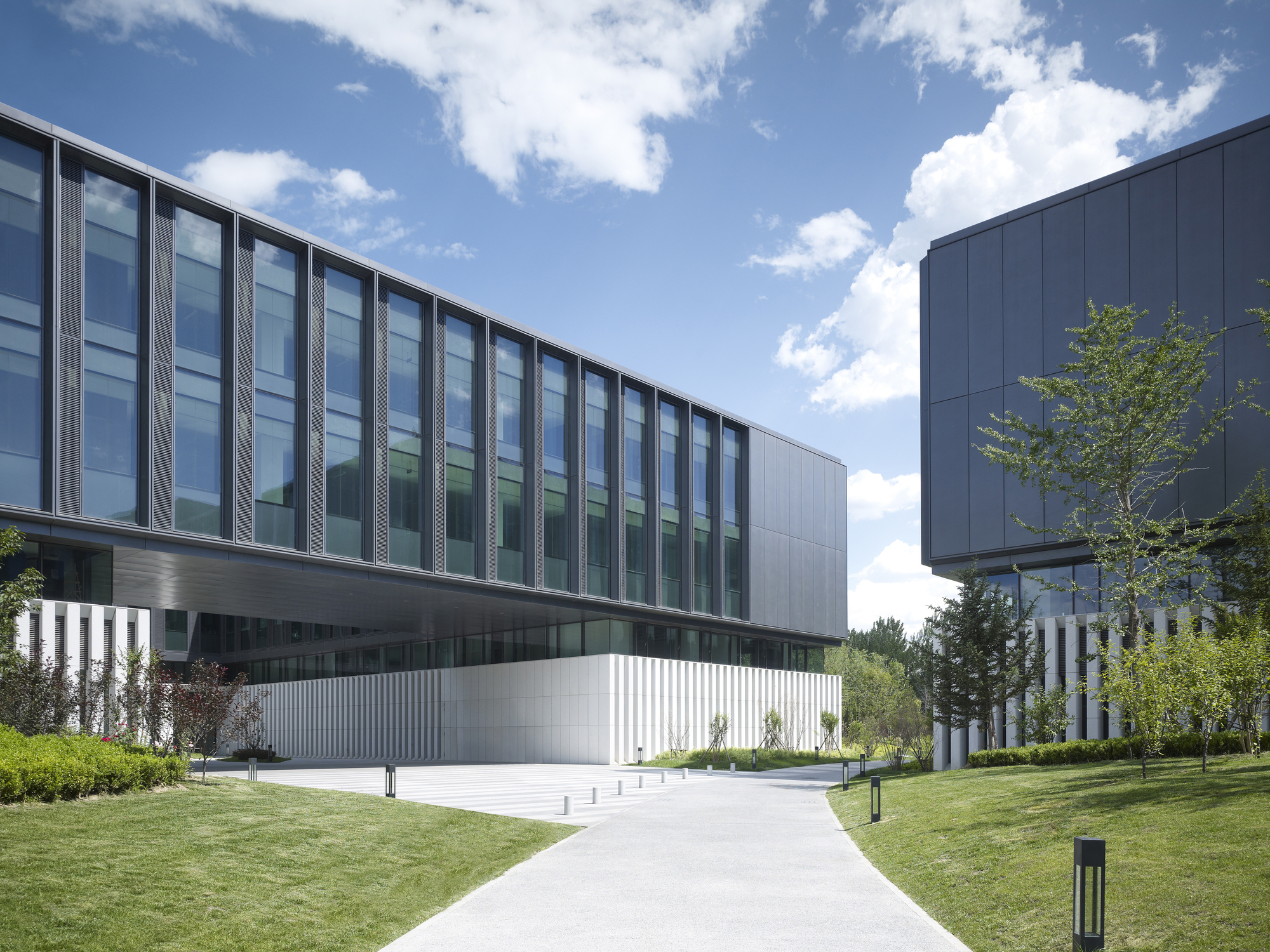 Gallery of Huawei Technological Factory Buildings / gmp Architects - 7