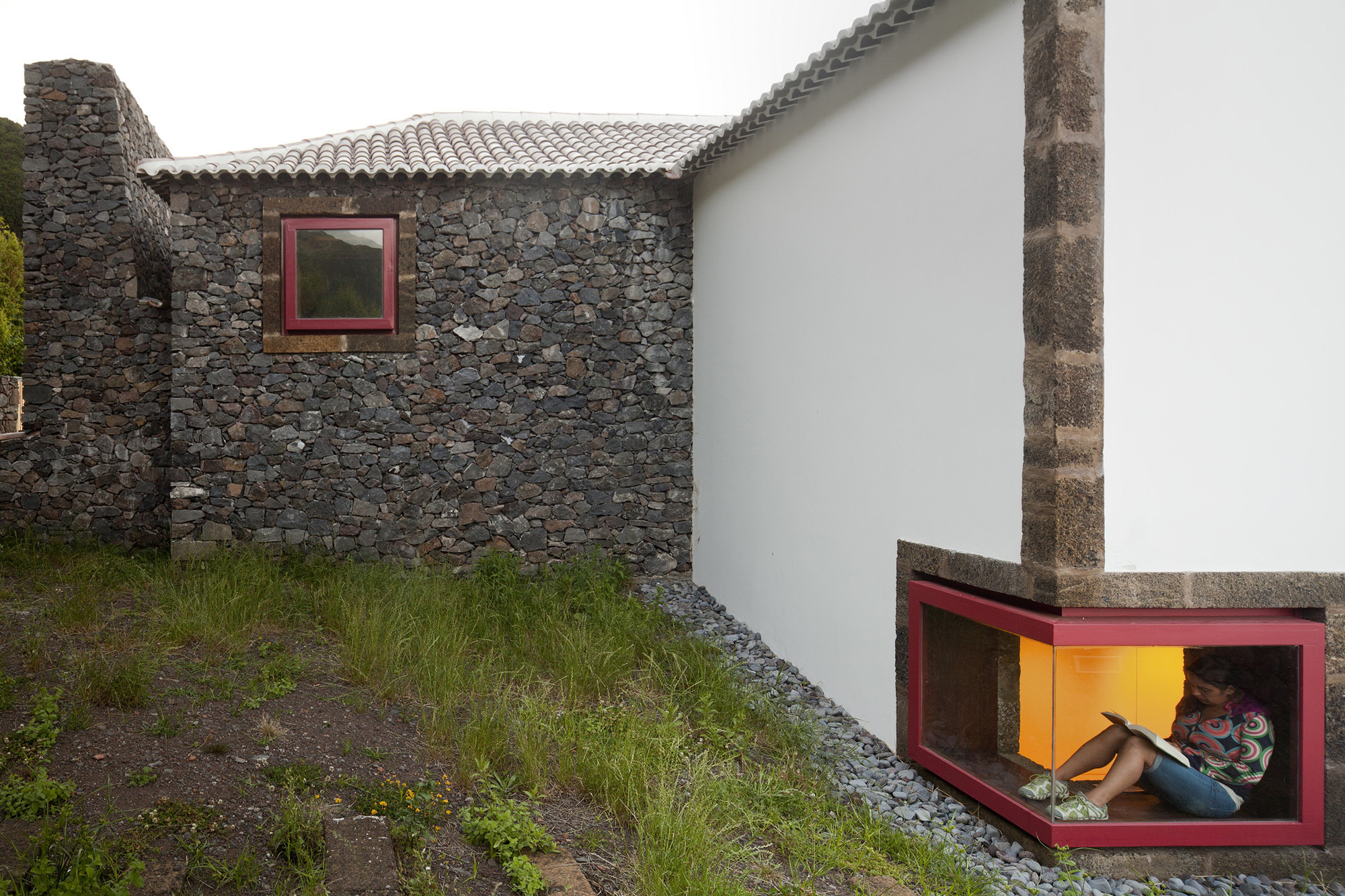 Gallery of 6 Timeless Details Using Stone - 12