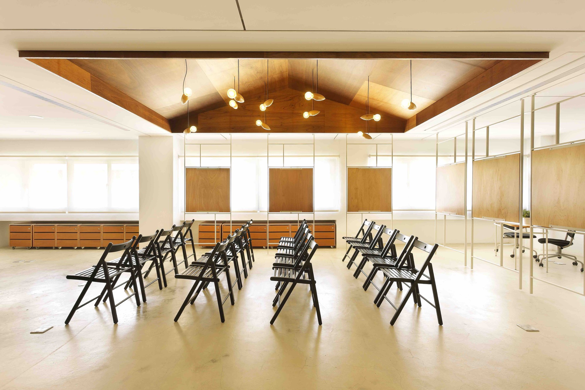 Gallery of Startup Lab / Fieldevo Design Studio - 2