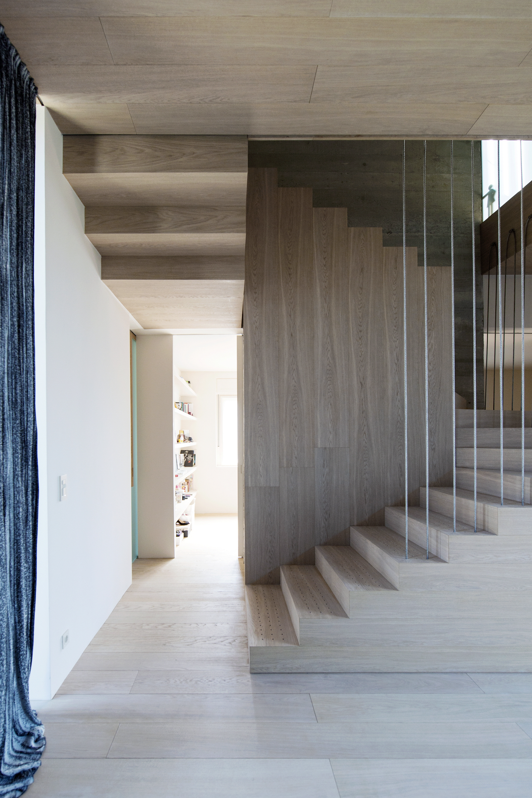 Gallery of 3SHOEBOX House / OFIS Architects - 14