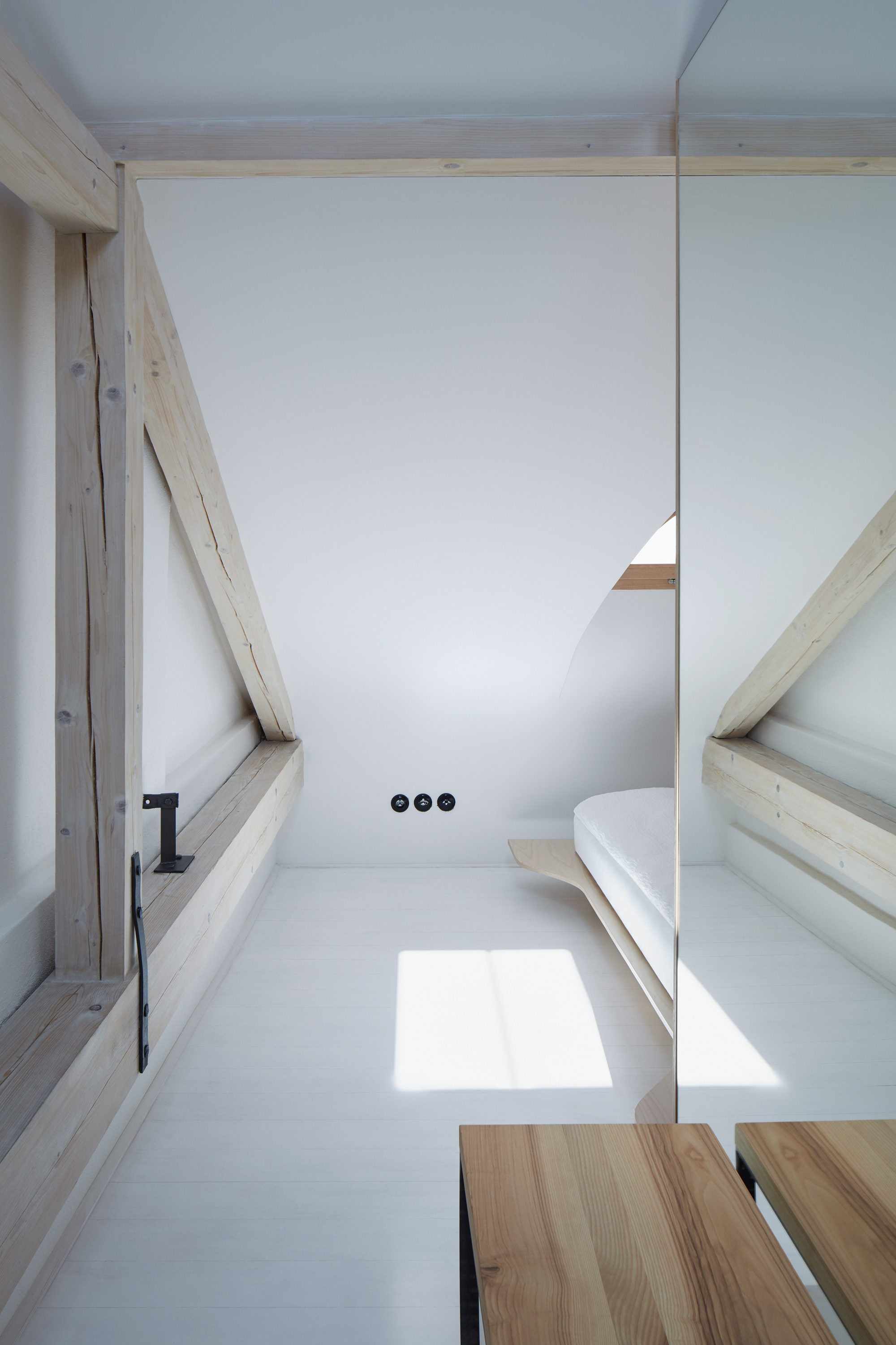 Gallery of Štajnhaus / ORA - 25