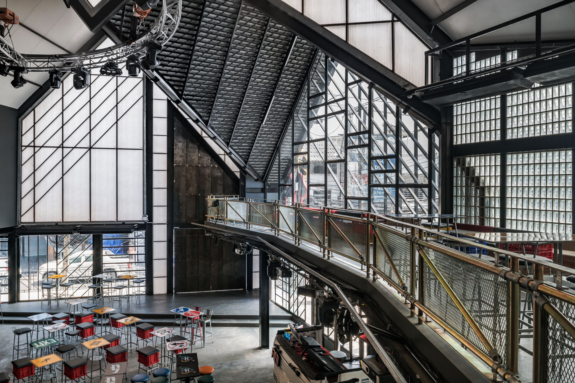 Gallery of SOI 16 / STUDIO PLP - 10