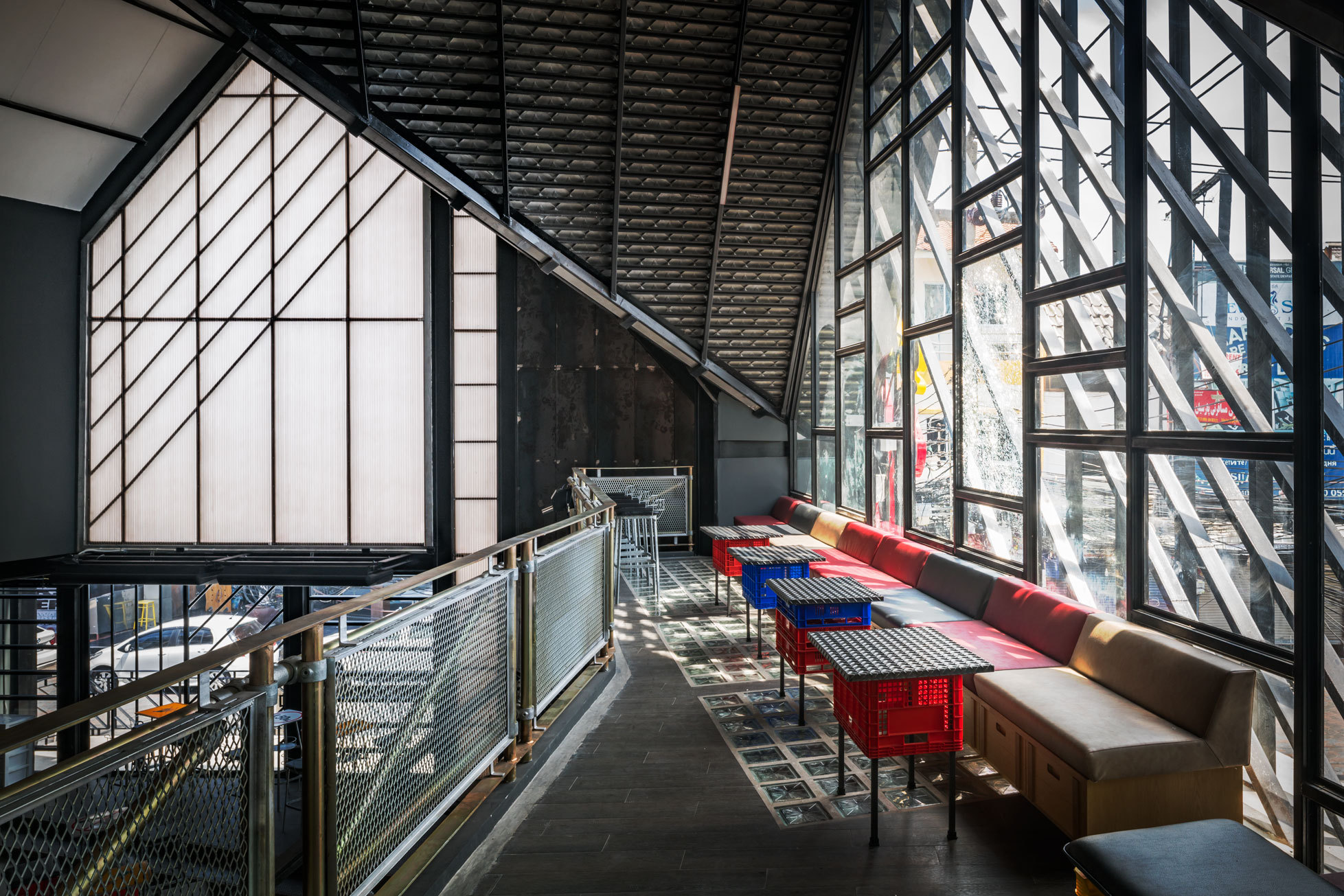 Gallery of SOI 16 / STUDIO PLP - 28