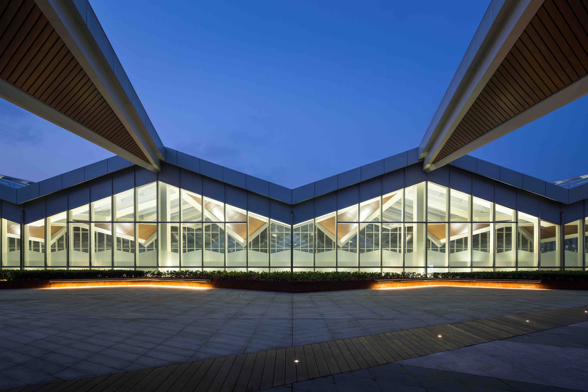 Gallery of Qingdao Cruise Terminal / CCDI - MOZHAO Studio + CCDI JING ...