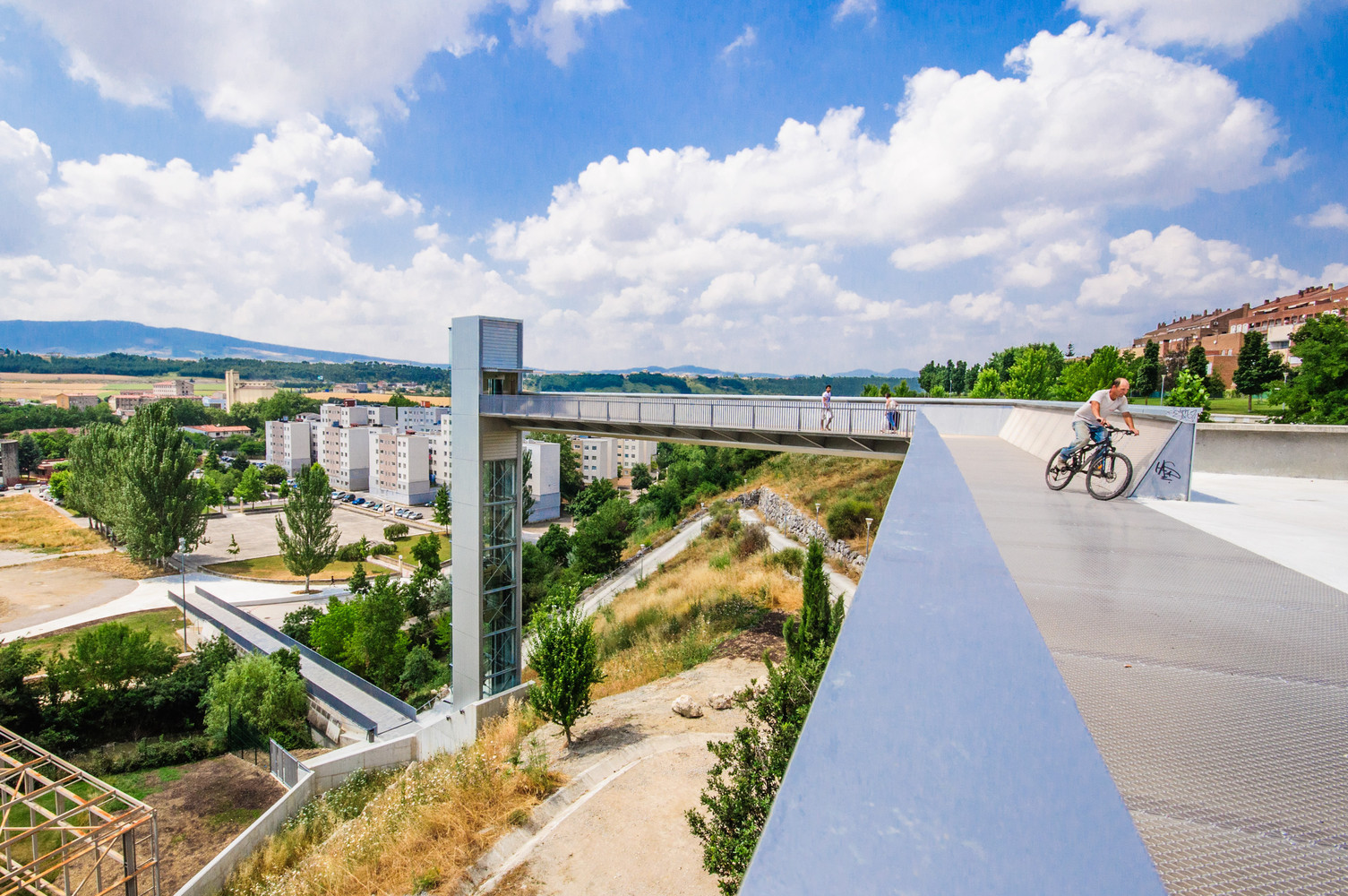 Gallery of 8 Urban Elevators That Bring Connectivity and Continuity to ...