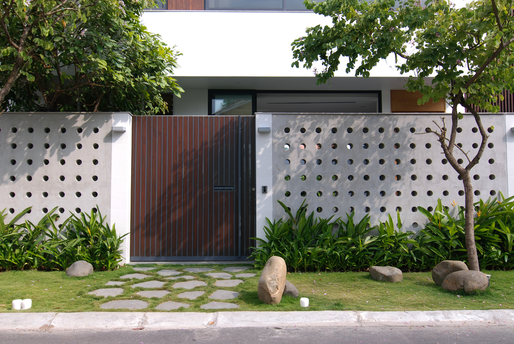 Gallery of Eden Villa / xyz architects - 7