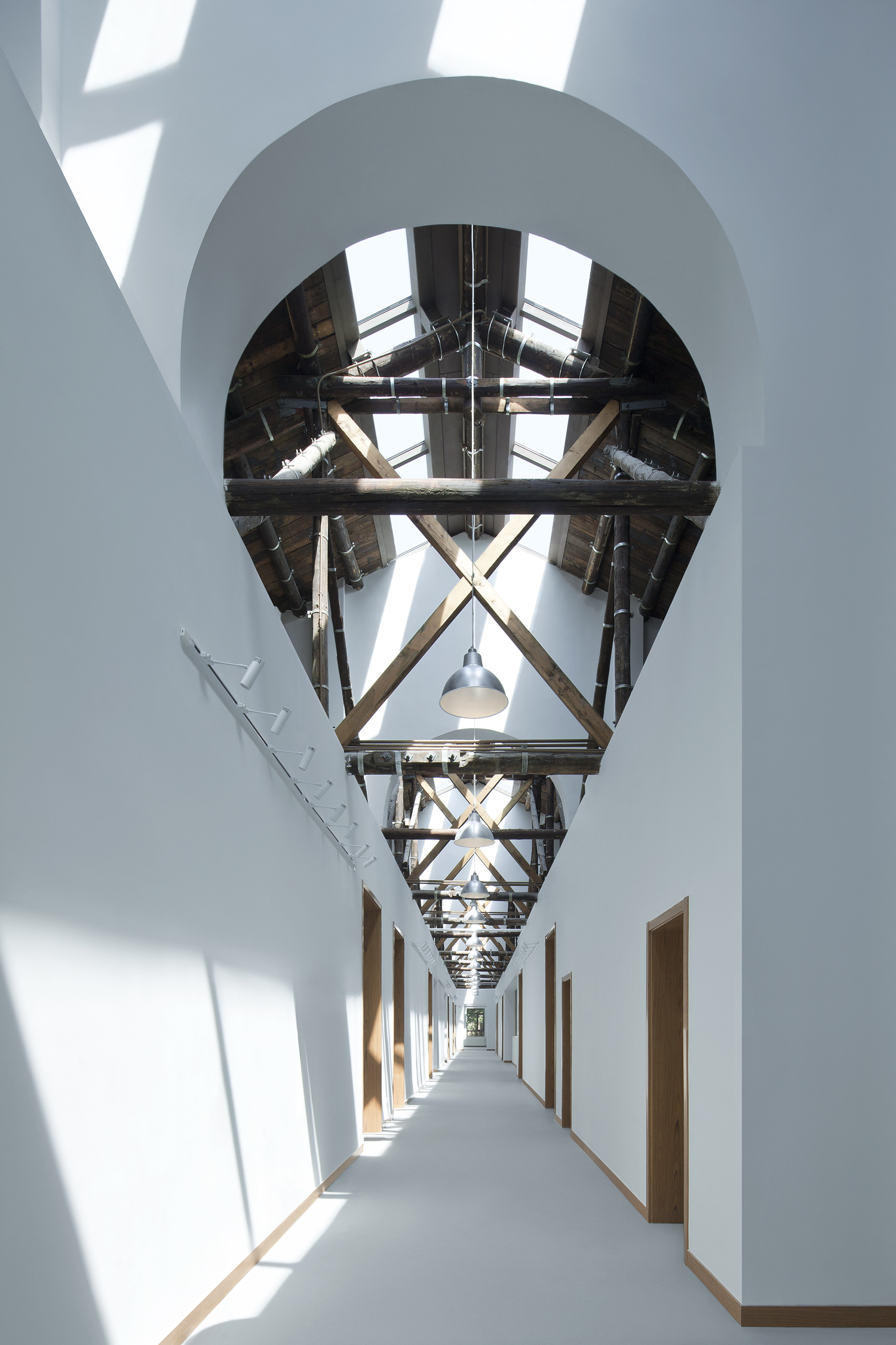 Space Renovation of No.5 Teaching Building / C+ Architects | ArchDaily