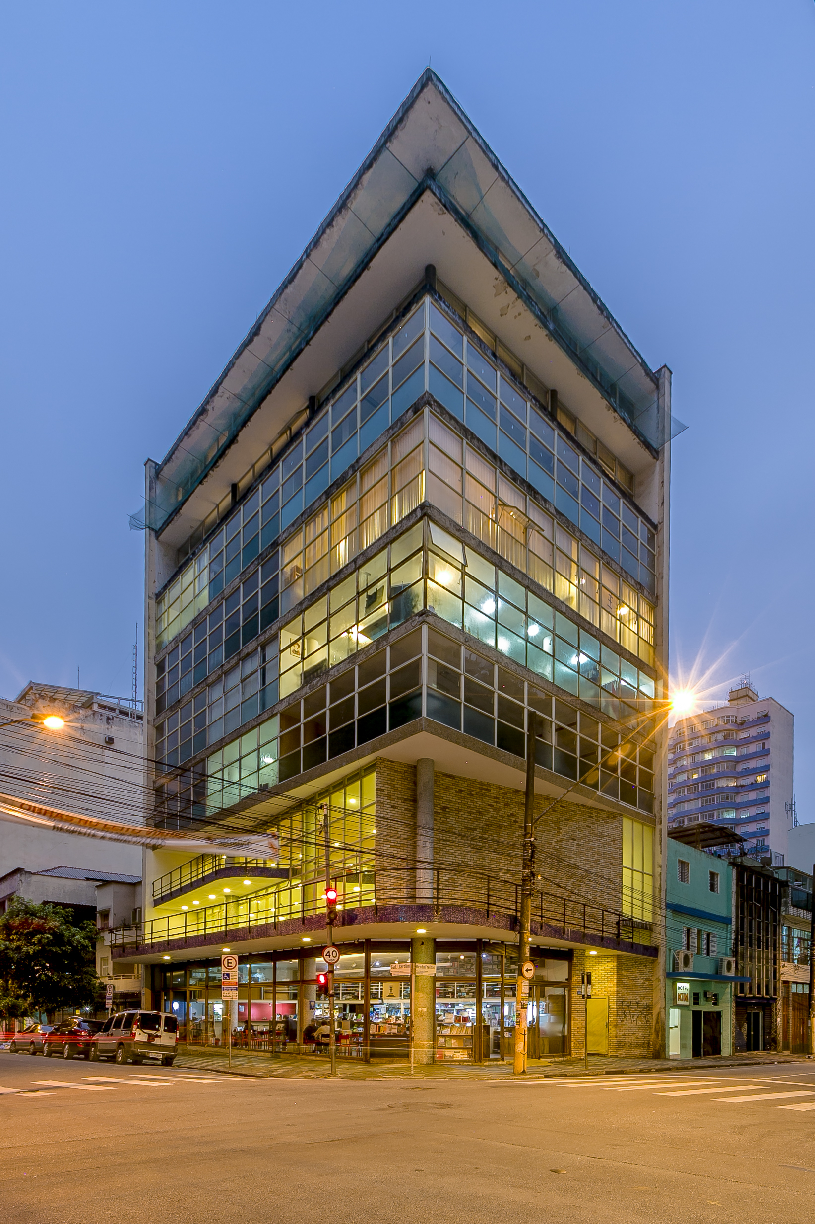 Gallery of A Curated Guide to the Modern Architecture of São Paulo - 4
