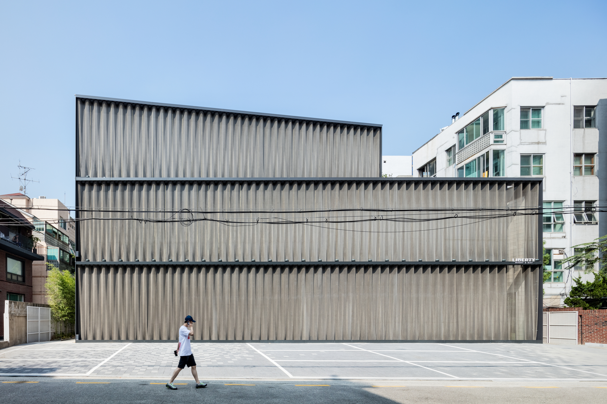 Gallery of Liberty Lounge / Simplex Architecture - 30