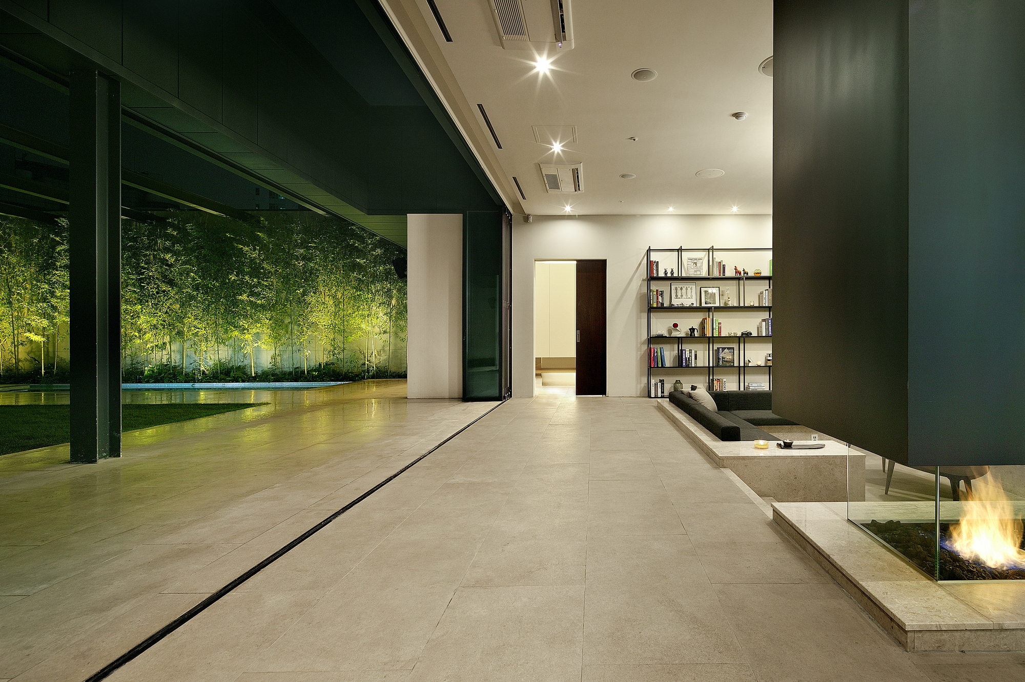 Gallery of Liberty Lounge / Simplex Architecture - 5