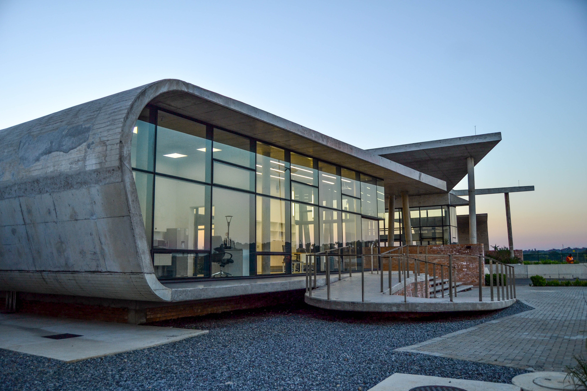 Gallery of RBIDZ Entrance Gate / Jeremy Steere Architect - 32