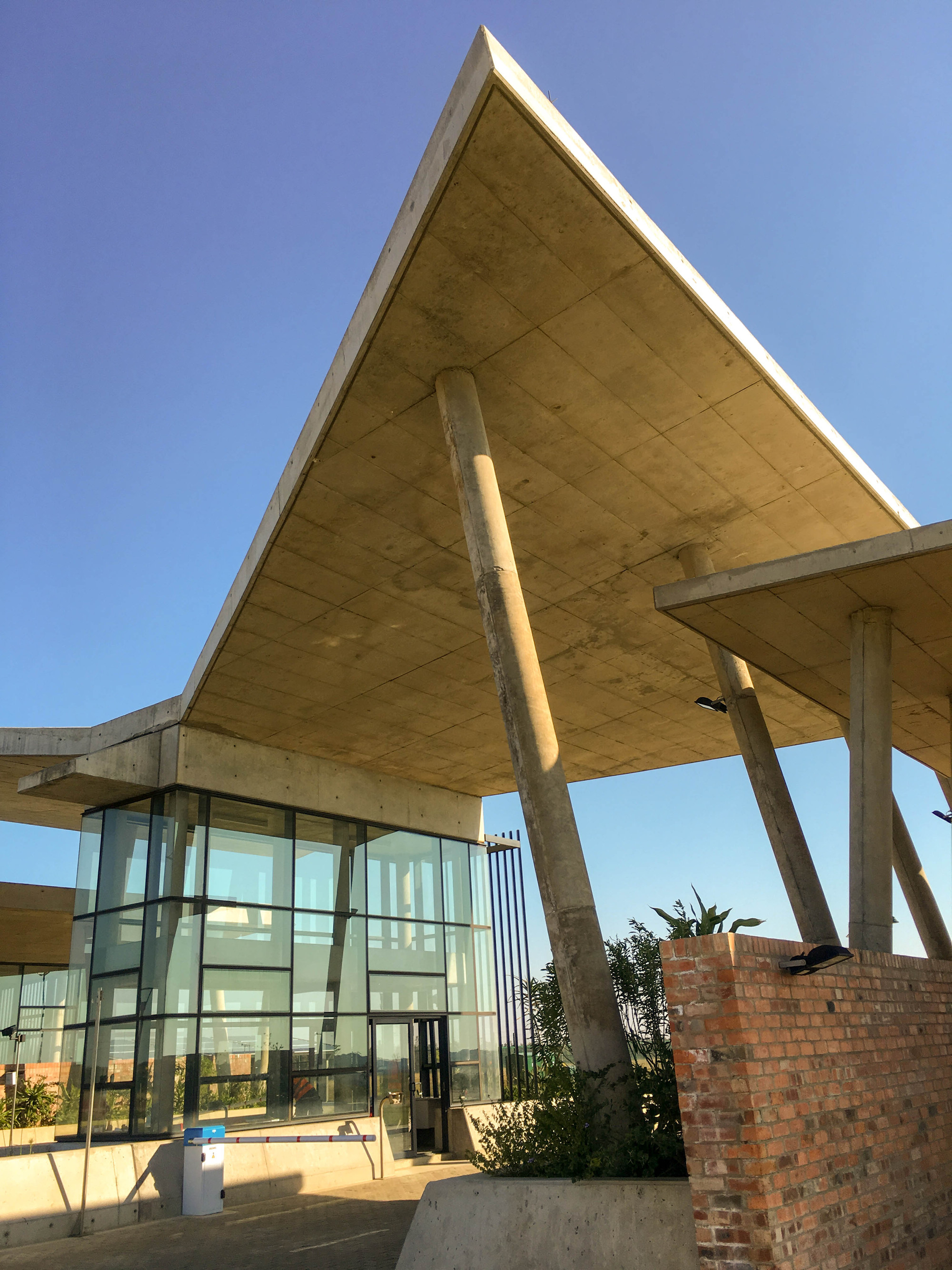 Gallery of RBIDZ Entrance Gate / Jeremy Steere Architect - 5