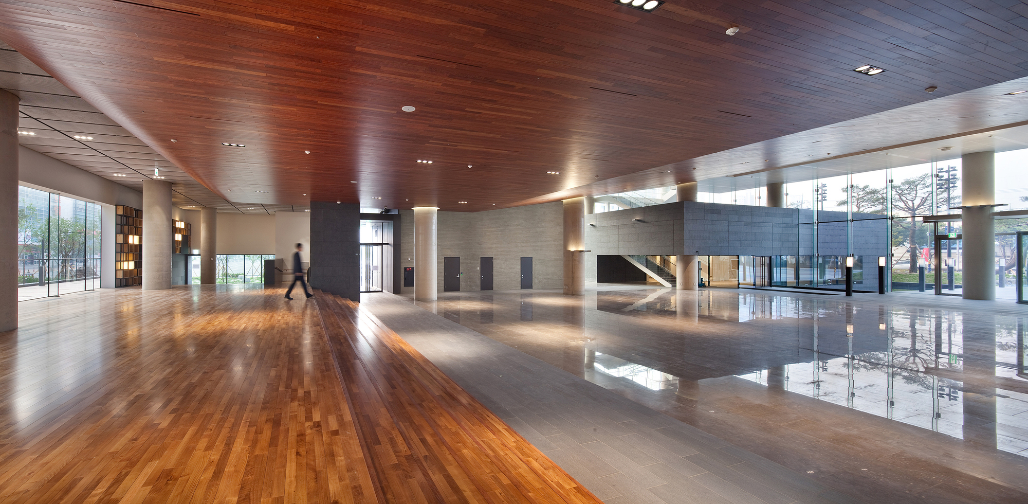 Gallery of The Second Headquarters of DAEGU BANK / JUNGLIM Architecture - 8
