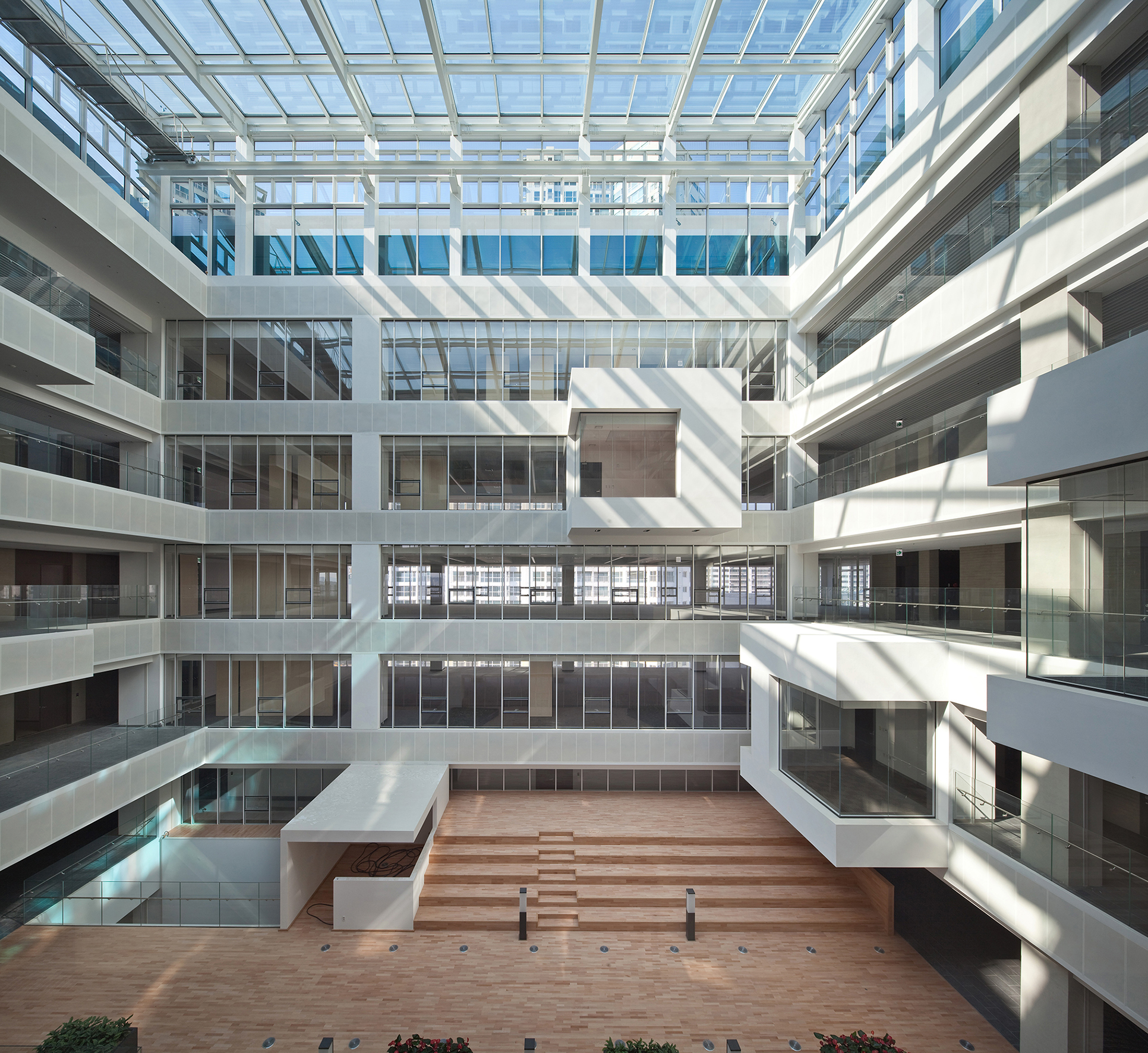 Galeria de A segunda sede de DAEGU BANK / JUNGLIM Architecture - 5