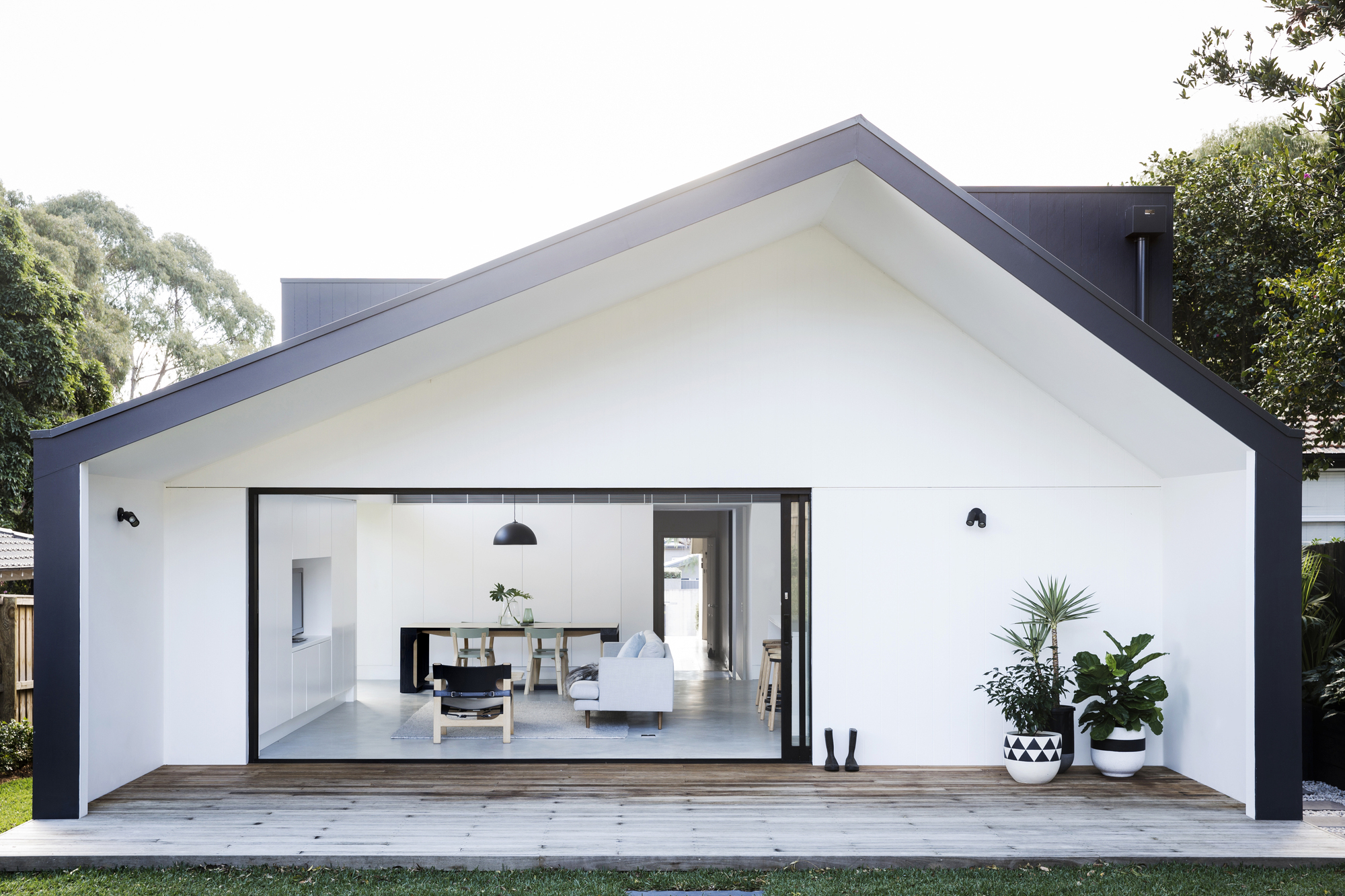 Gallery of 50 Most Popular Houses - 23