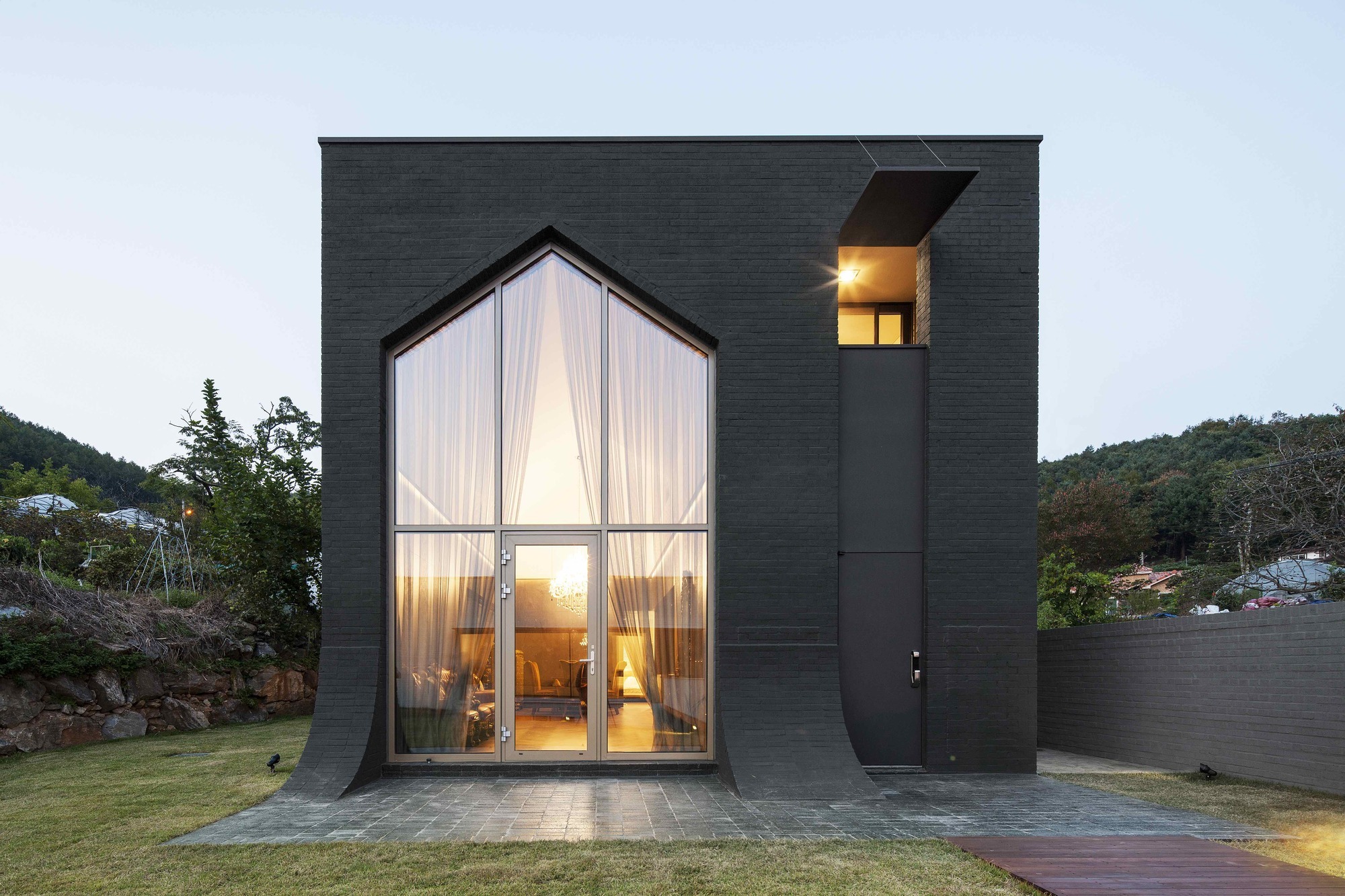 Gallery of 50 Most Popular Houses - 46