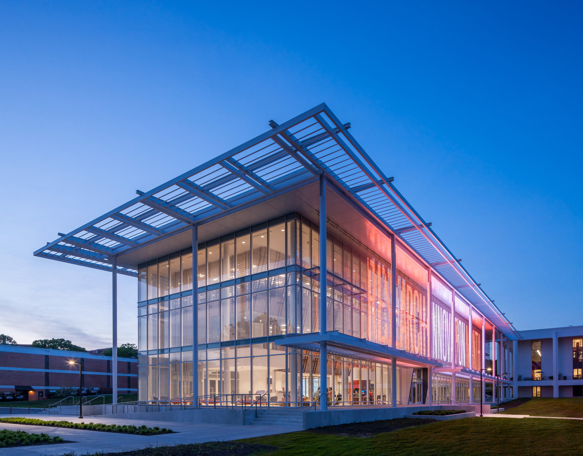 Gallery of Watt Family Innovation Center / Perkins+Will - 18