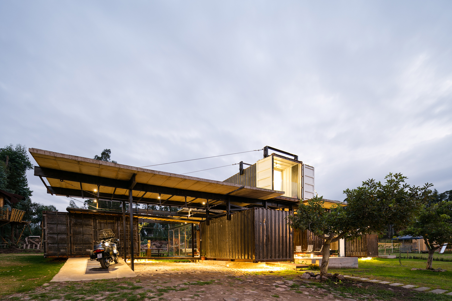 Gallery of Method in Modular: 10 Floor Plans Using Shipping Container ...