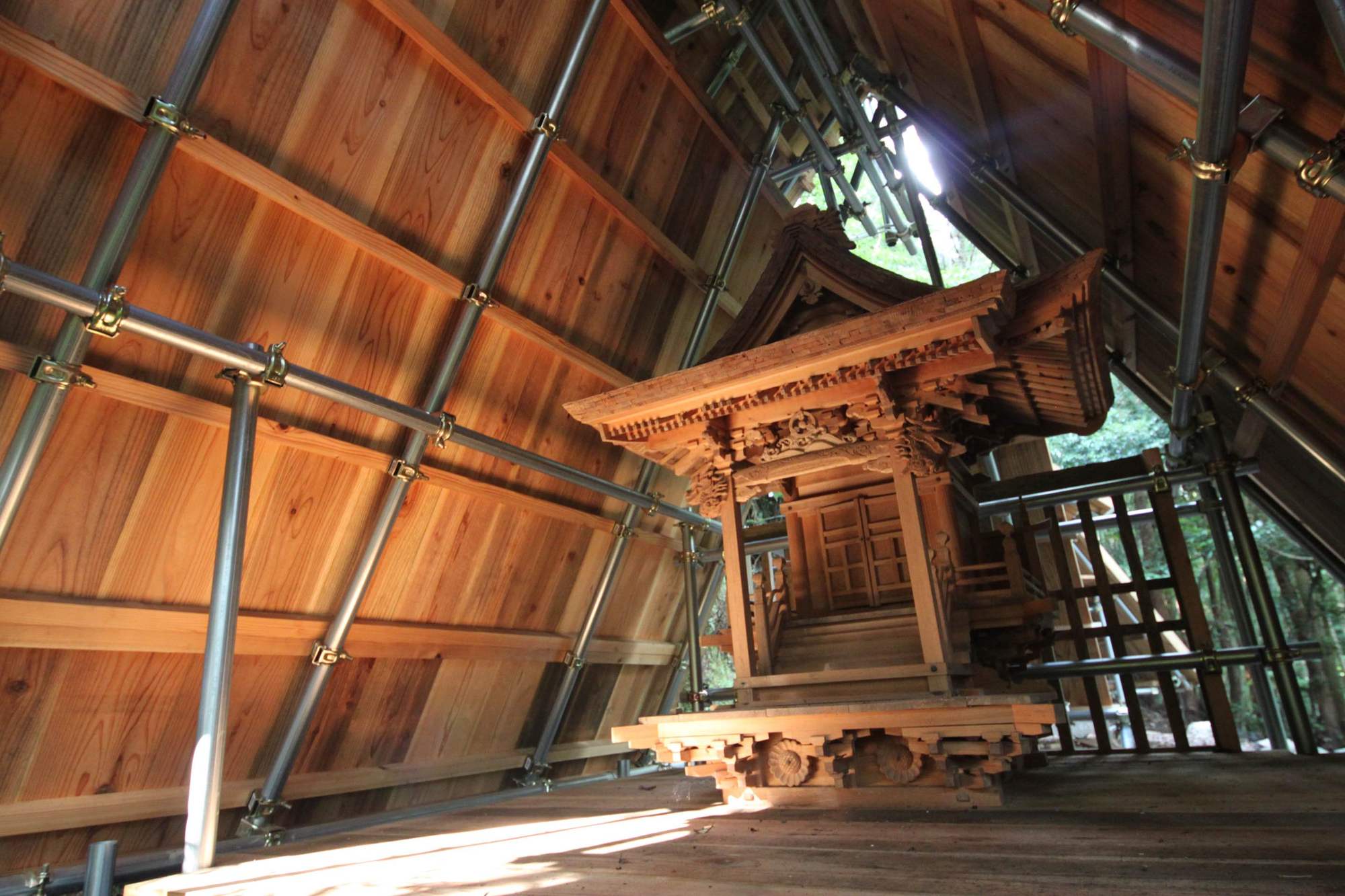 Gallery of Movable Shinto Shrine / Kikuma Watanaeb + D Environmental ...