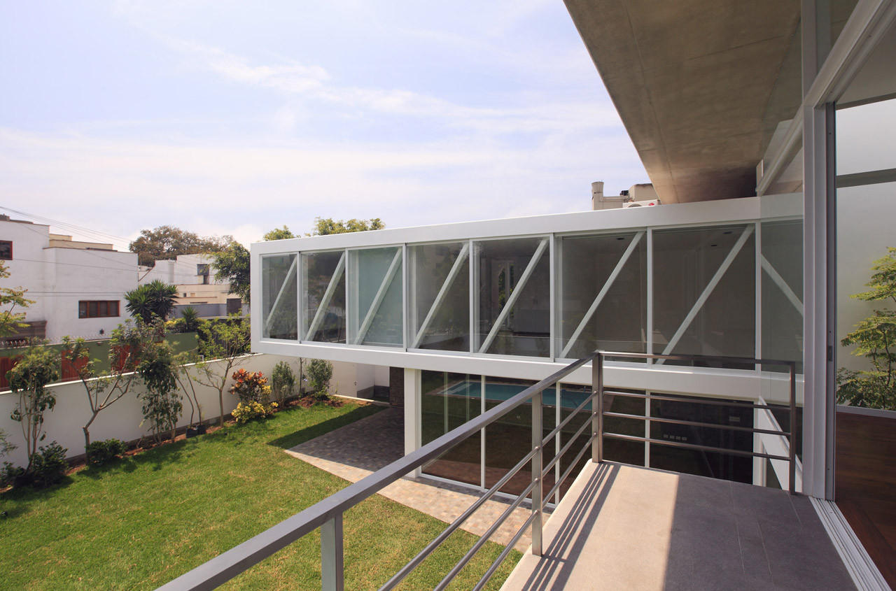 Gallery of 10 Projects That Feature Striking Steel Trusses - 37