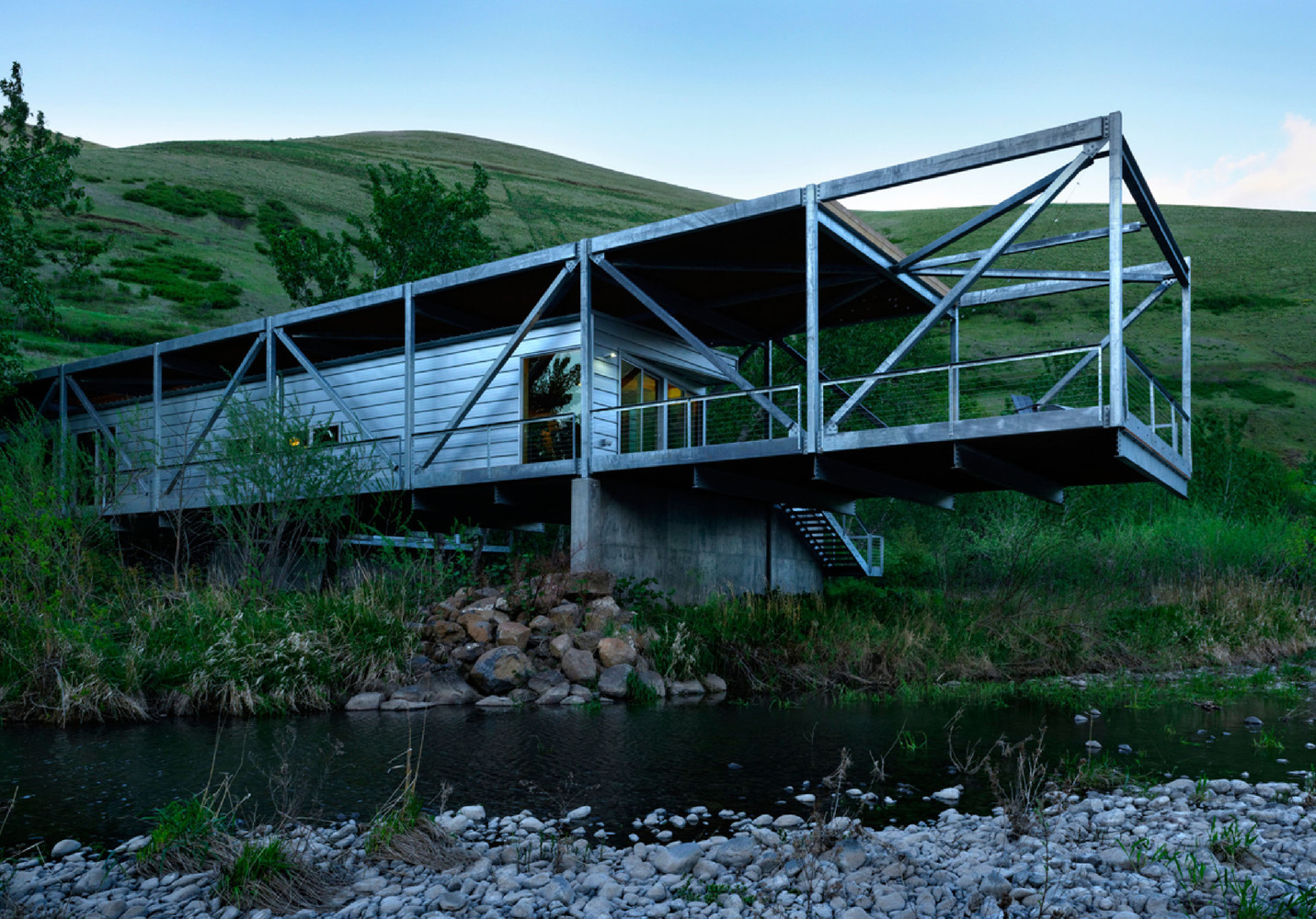 Gallery of 10 Projects That Feature Striking Steel Trusses - 20
