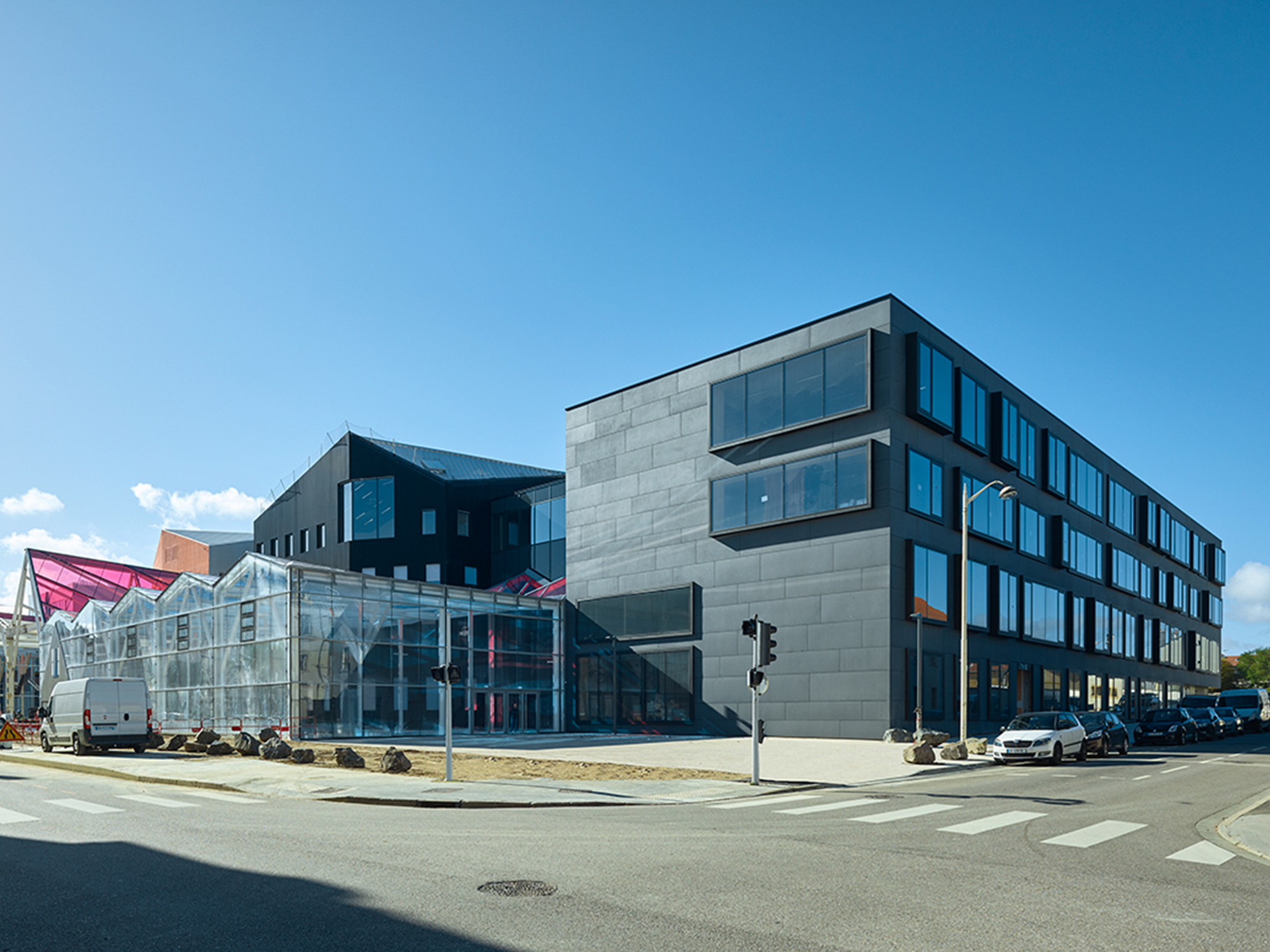 Gallery of Ecole Nationale Superieure d'Art / Dietrich | Untertrifaller Architekten - 6