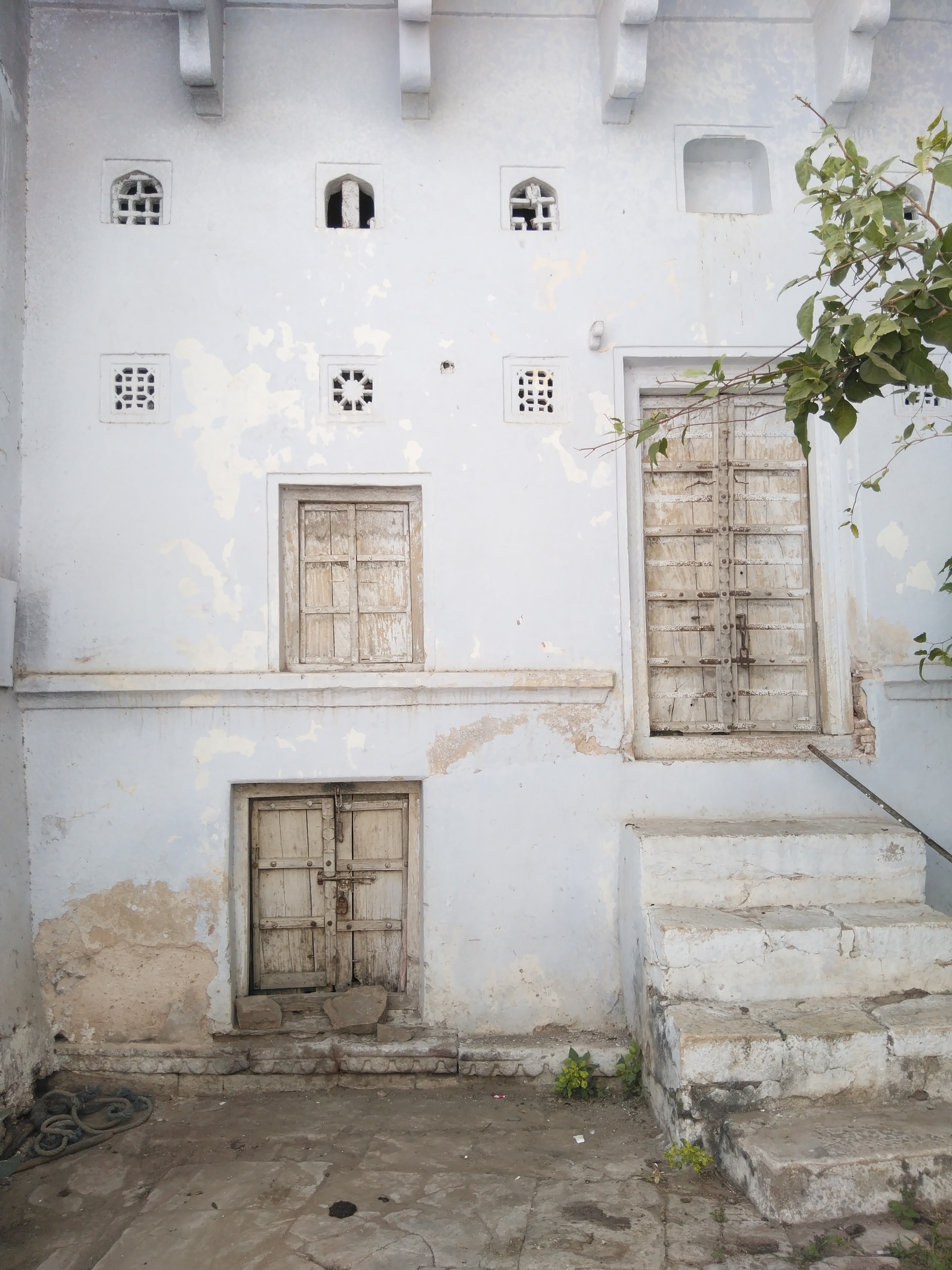 Gallery of A Tour Through the Many Doorways of India - 32