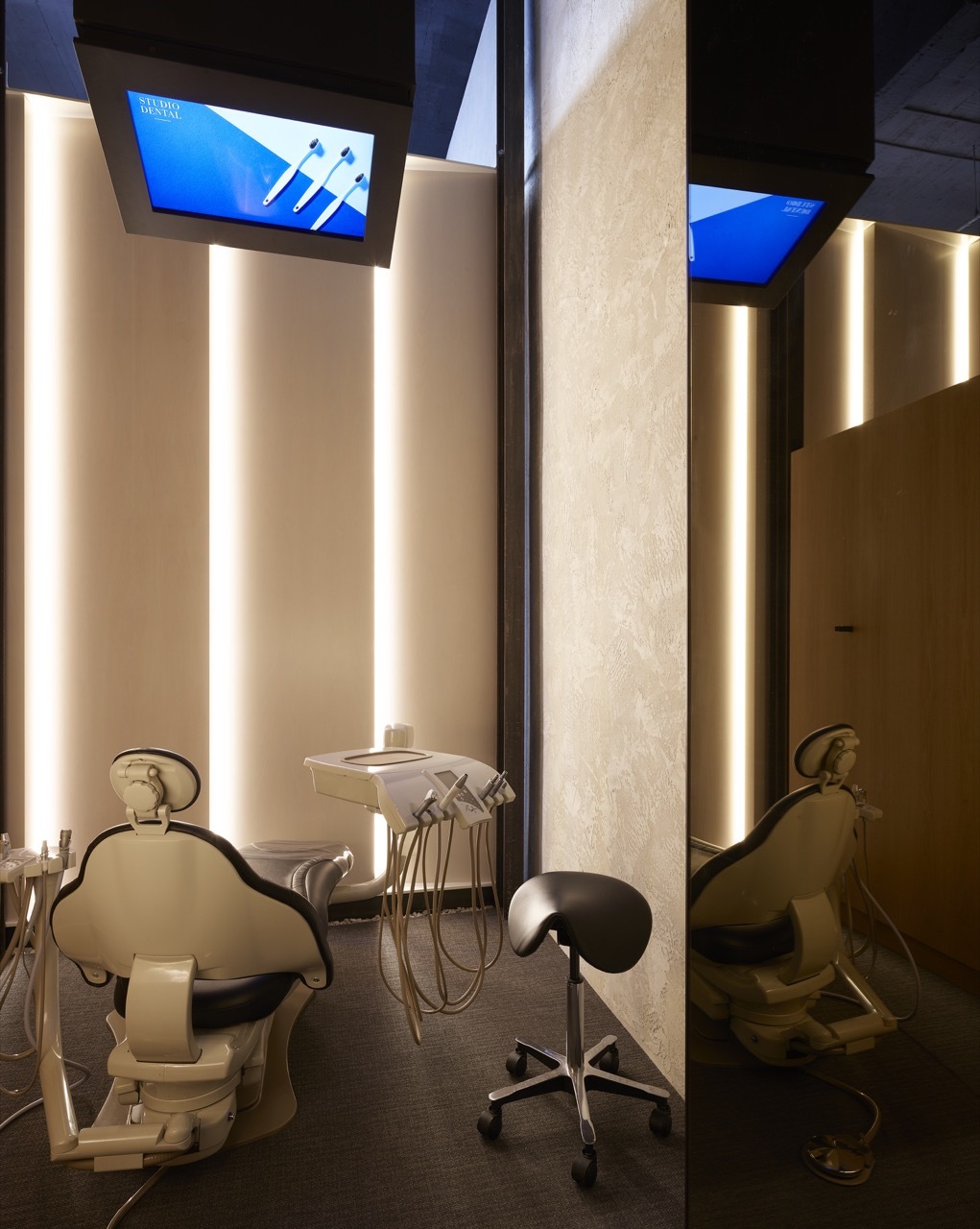 Gallery of Studio Dental / Montalba Architects - 10