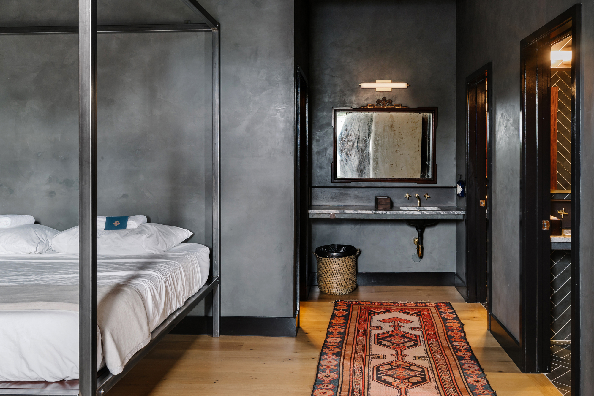 Gallery of Native Hostel and Bar & Kitchen / un.box studio - 12