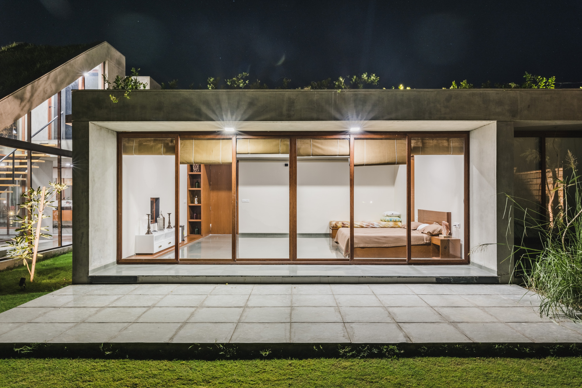 Gallery of Outhouse / MISA ARCHITECTS - 9