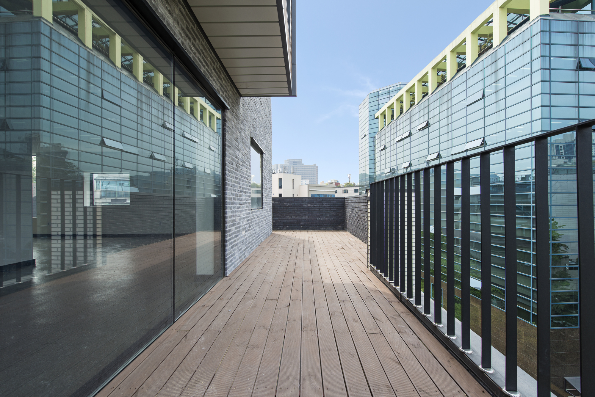 Gallery of Brick Cubes / Design Guild - 16