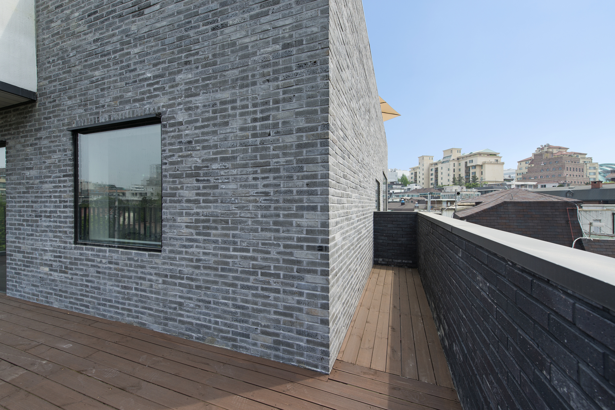 Gallery of Brick Cubes / Design Guild - 18