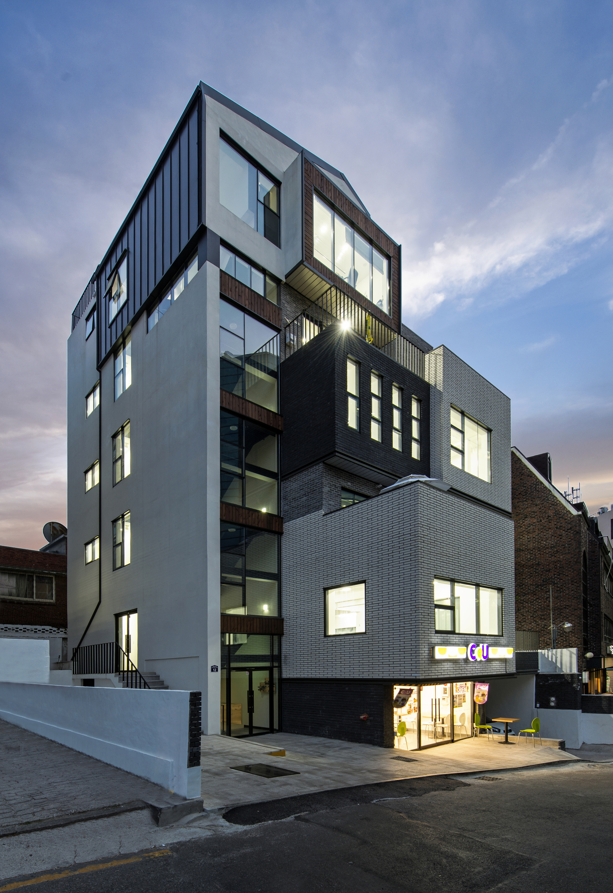 Gallery of Brick Cubes / Design Guild - 21